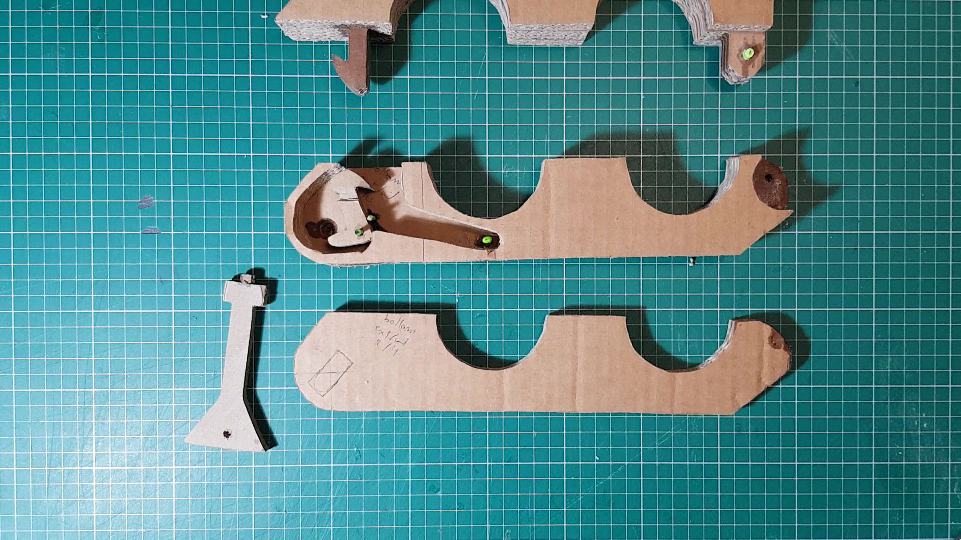 DIY Working Cardboard Handcuffs : 6 Steps (with Pictures) - Instructables