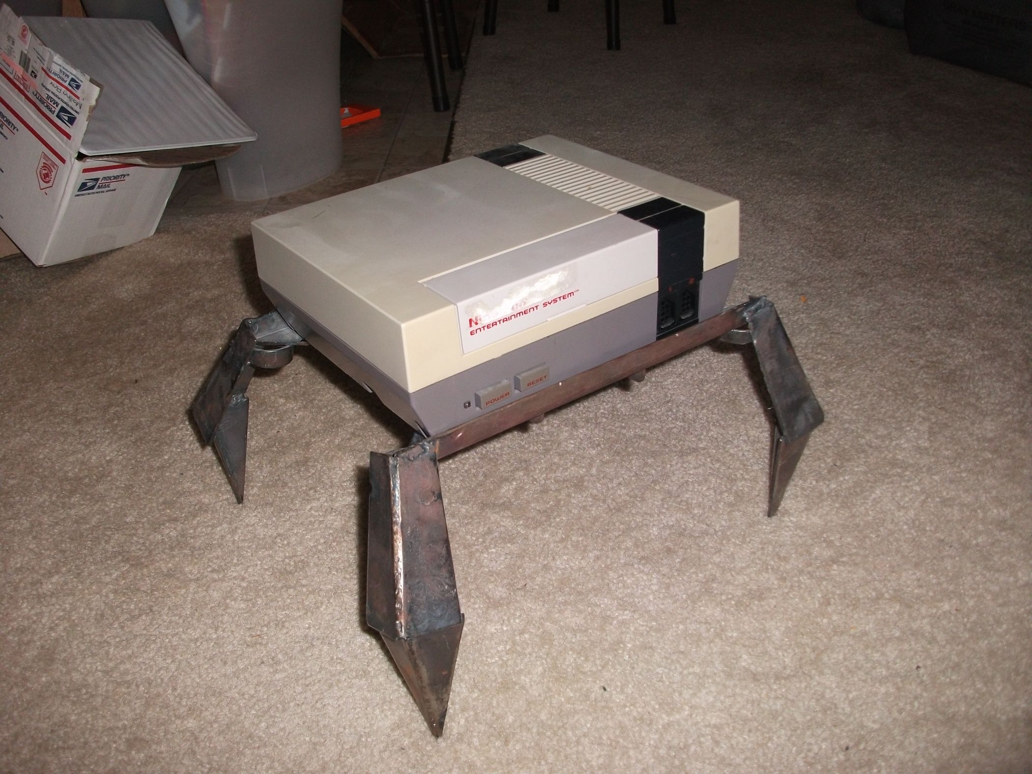 Robot Monster Legs: Space Saving Art! - Instructables