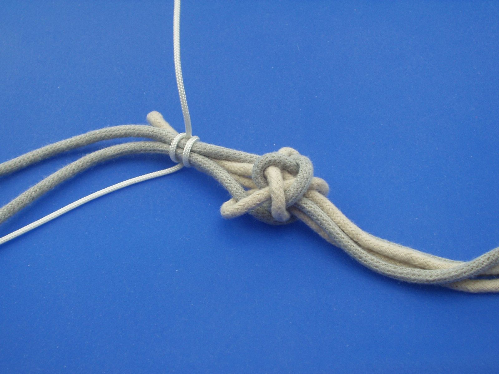 Over Two Crown Diamond Knot : 18 Steps - Instructables