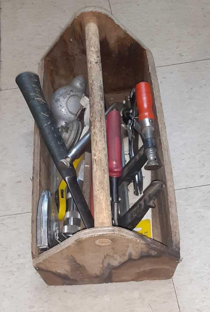 Simple DIY Tool Box. : 7 Steps (with Pictures) - Instructables