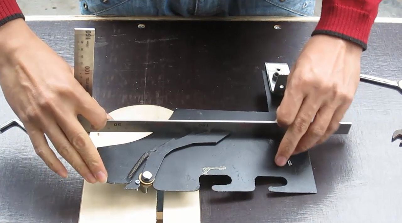 How to Make a Table Saw - Anti KickBack for DIY Table Saw - Guard ...