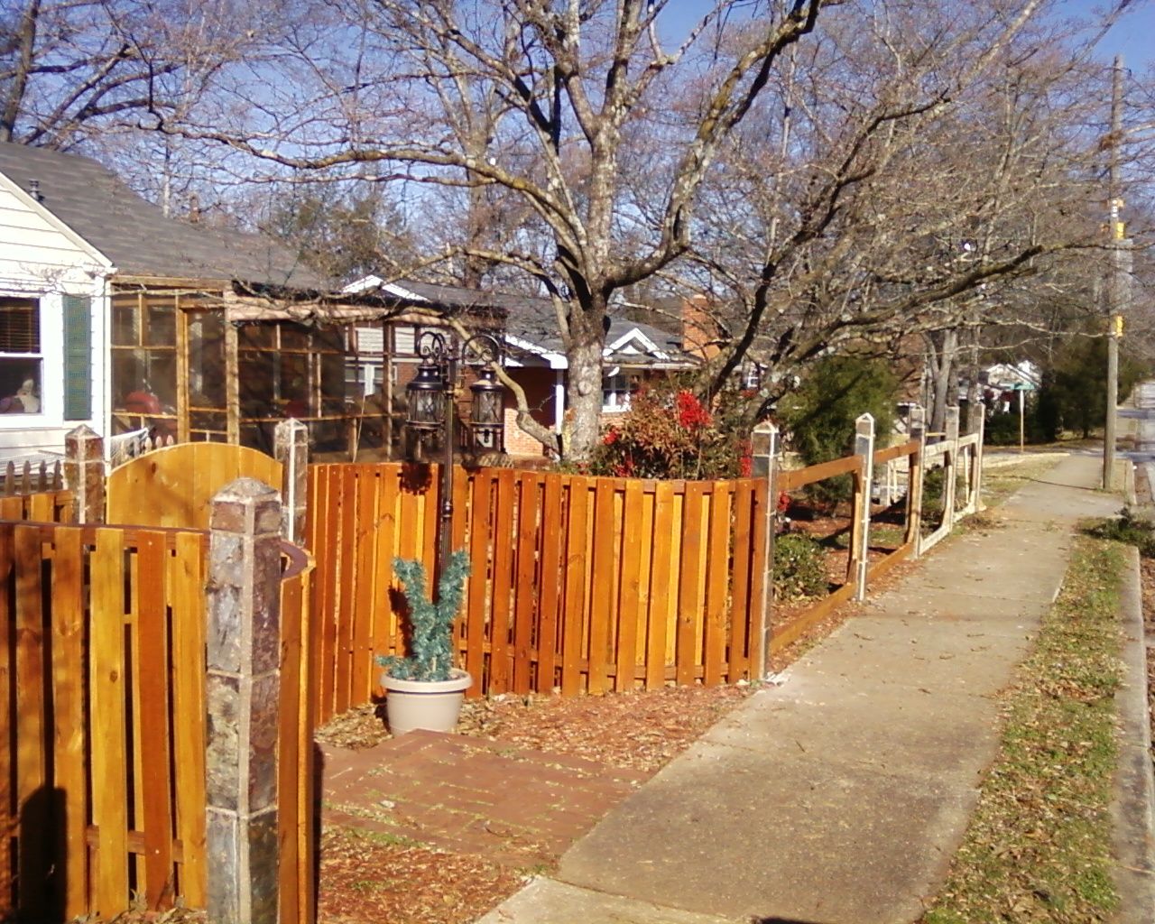 Build a Curved Wooden Fence : 3 Steps (with Pictures) - Instructables