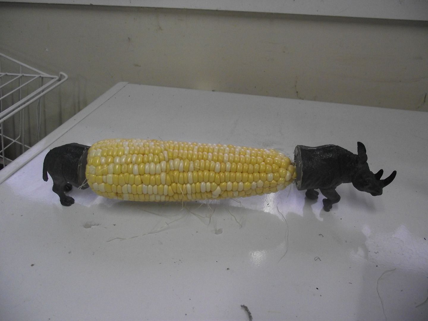 Hot Glue Animal Corn Cob Holder : 5 Steps (with Pictures) - Instructables