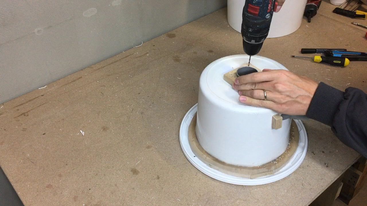 DIY: Cyclone Dust Separator From Two Buckets : 8 Steps (with Pictures ...