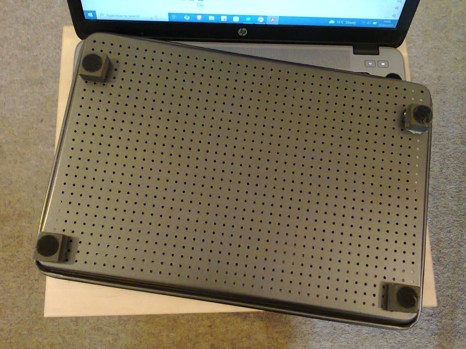 Instantly Attachable/removable Tray Turns Laptop Keyboard Into Desk ...