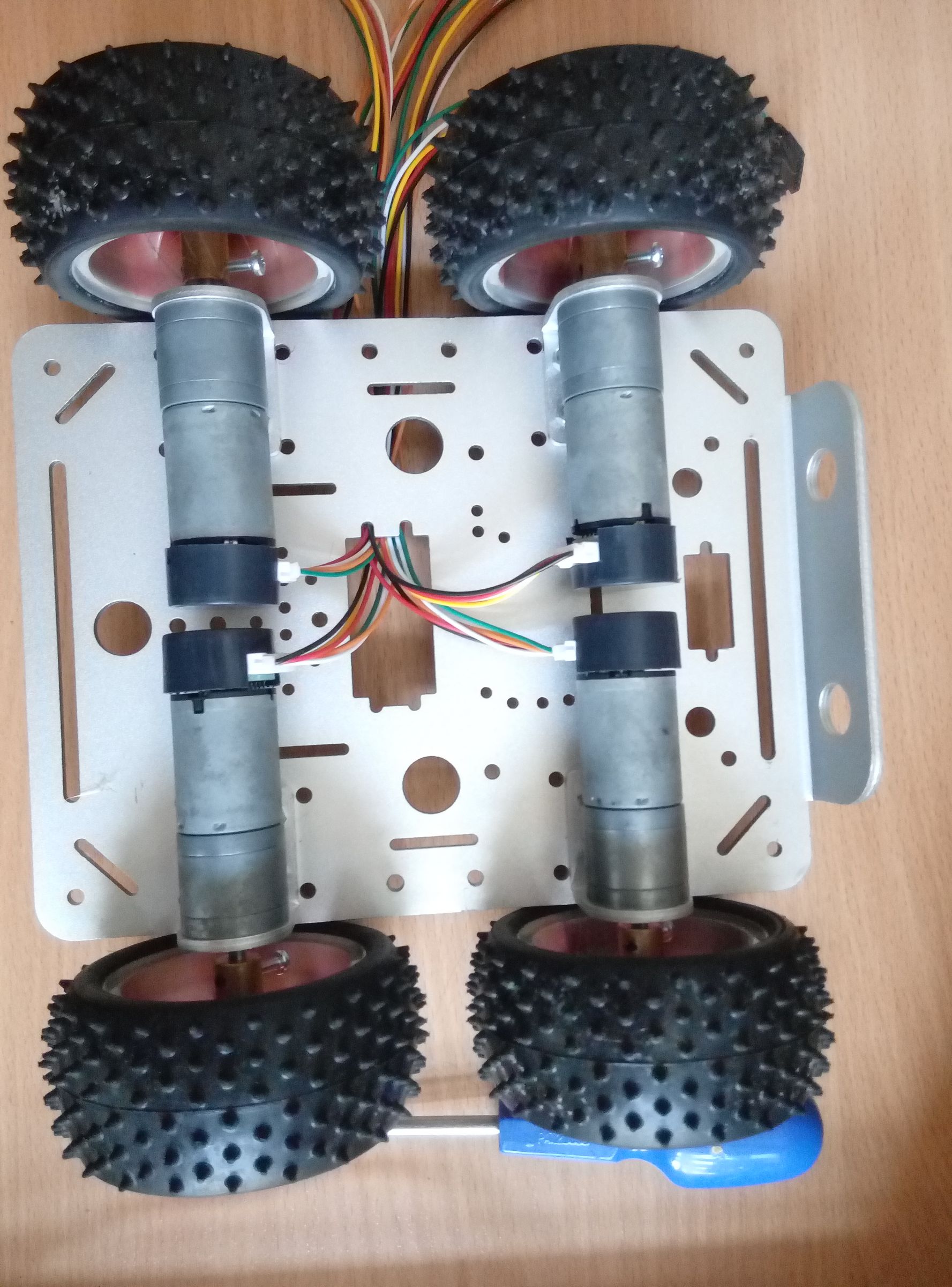 SpyBot - Internet-controlled Robot With Videostreaming : 4 Steps (with ...