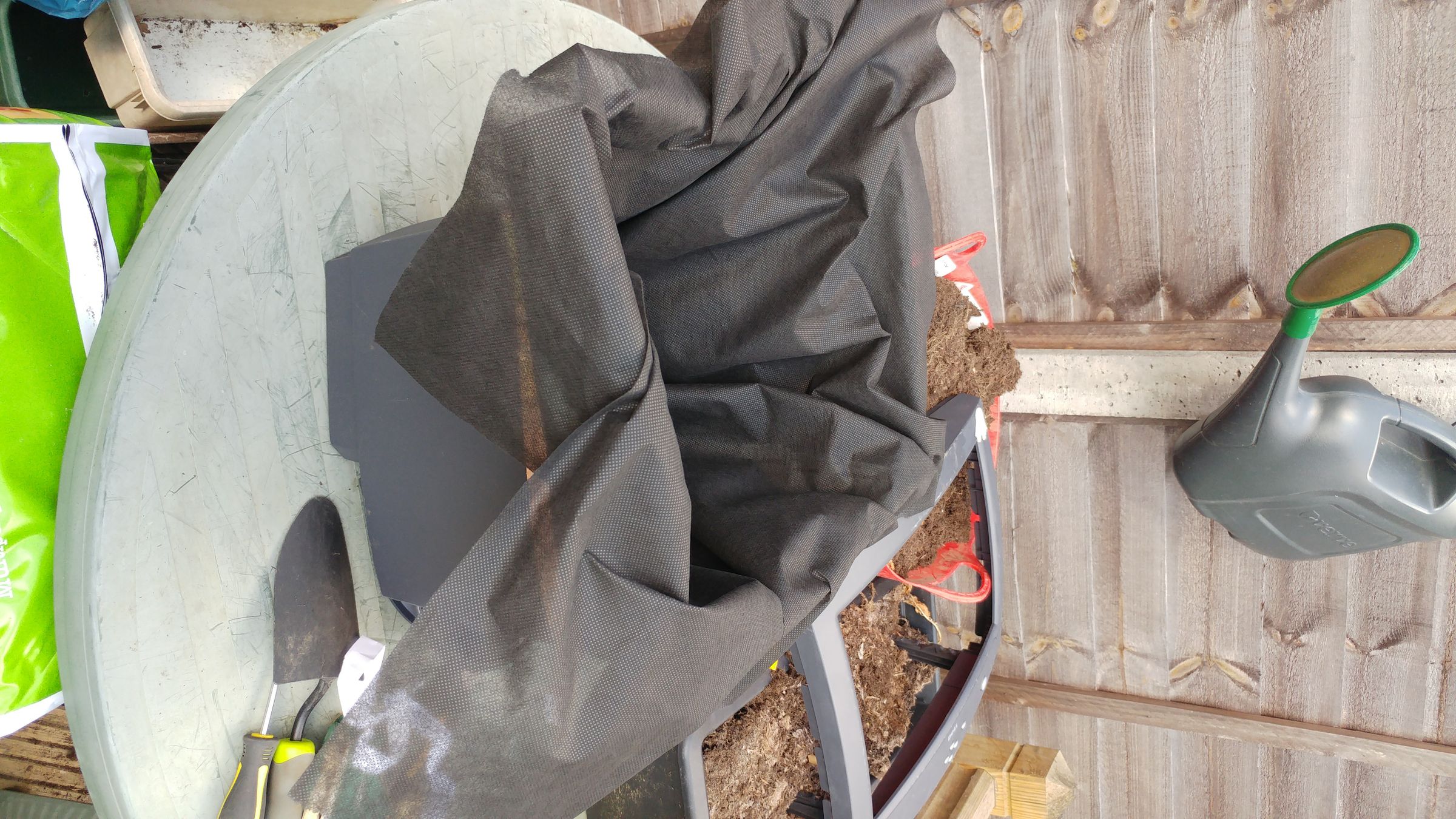 Computer Monitor Garden Planter : 5 Steps (with Pictures) - Instructables