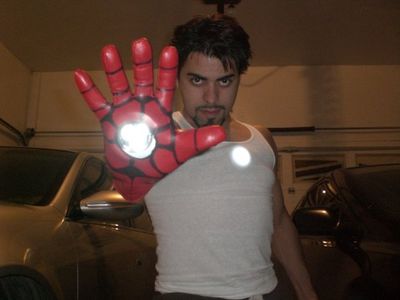 Tony Stark! Easy Iron Man Costume That Looks Good : 4 Steps - Instructables