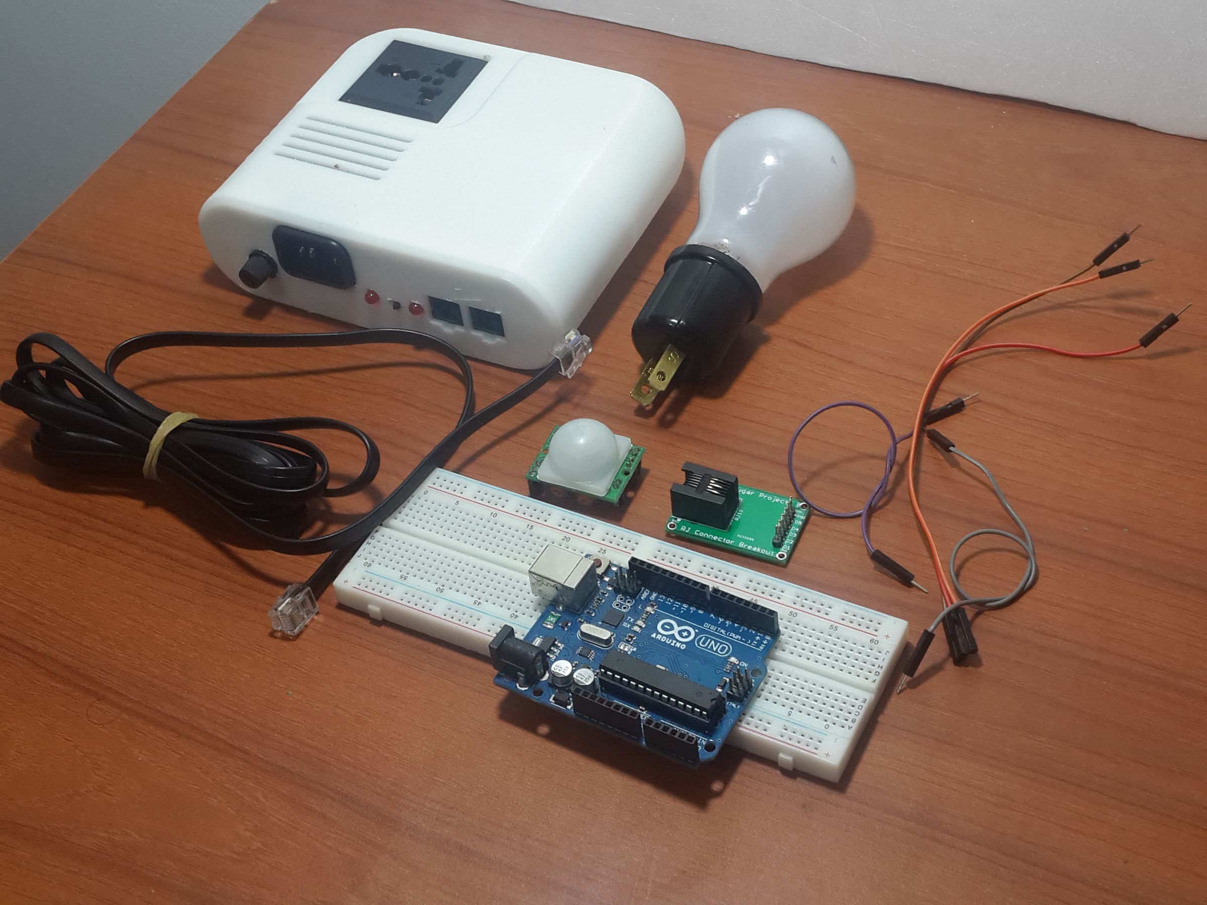 Arduino Board and PIR Motion Sensor Control AC Lamp : 4 Steps (with ...