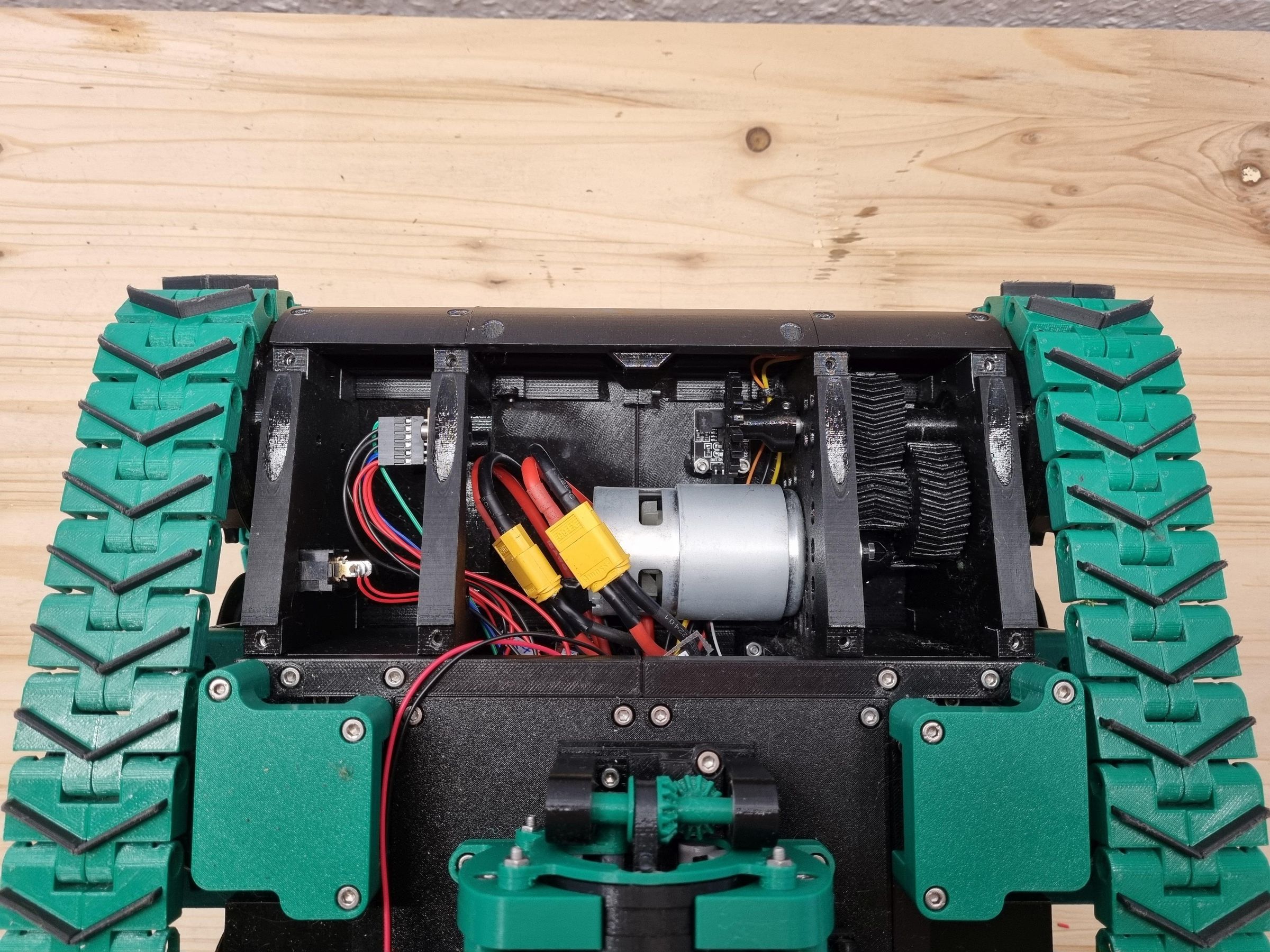 3D Printed DIY Remote Controlled Tank With Operational Gun : 10 Steps ...