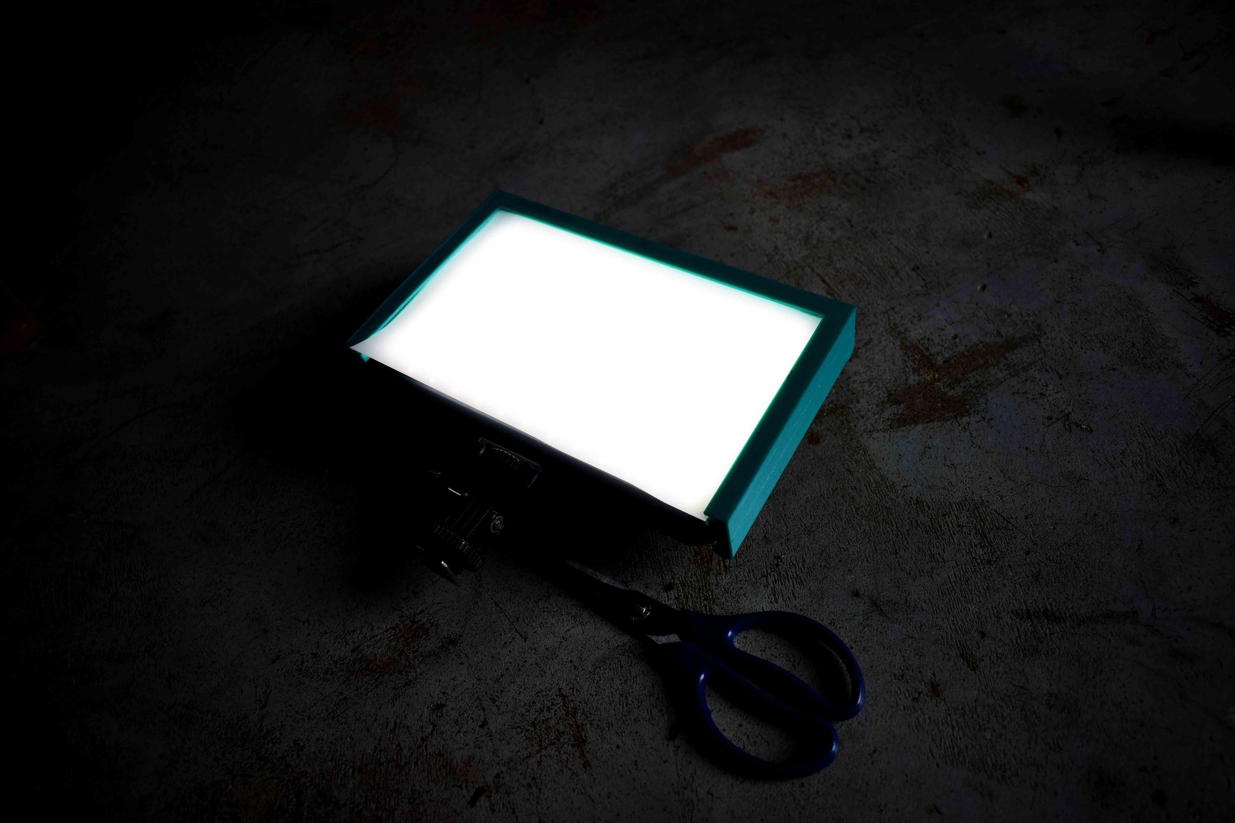Light Diffuser for Video LED Lights : 4 Steps - Instructables