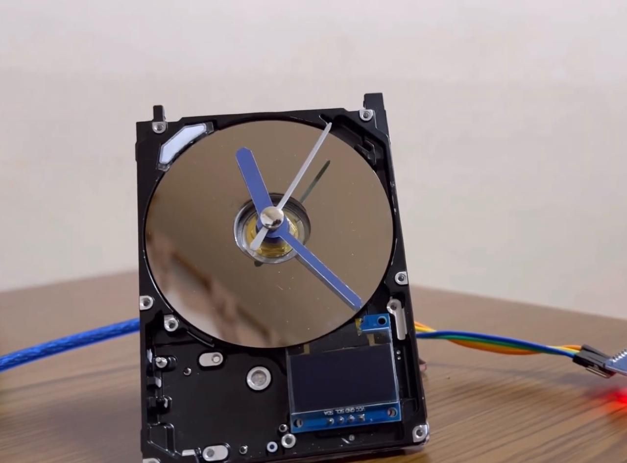 Making a Clock With a Hard Disk!!!😁😁😁 : 6 Steps (with Pictures ...