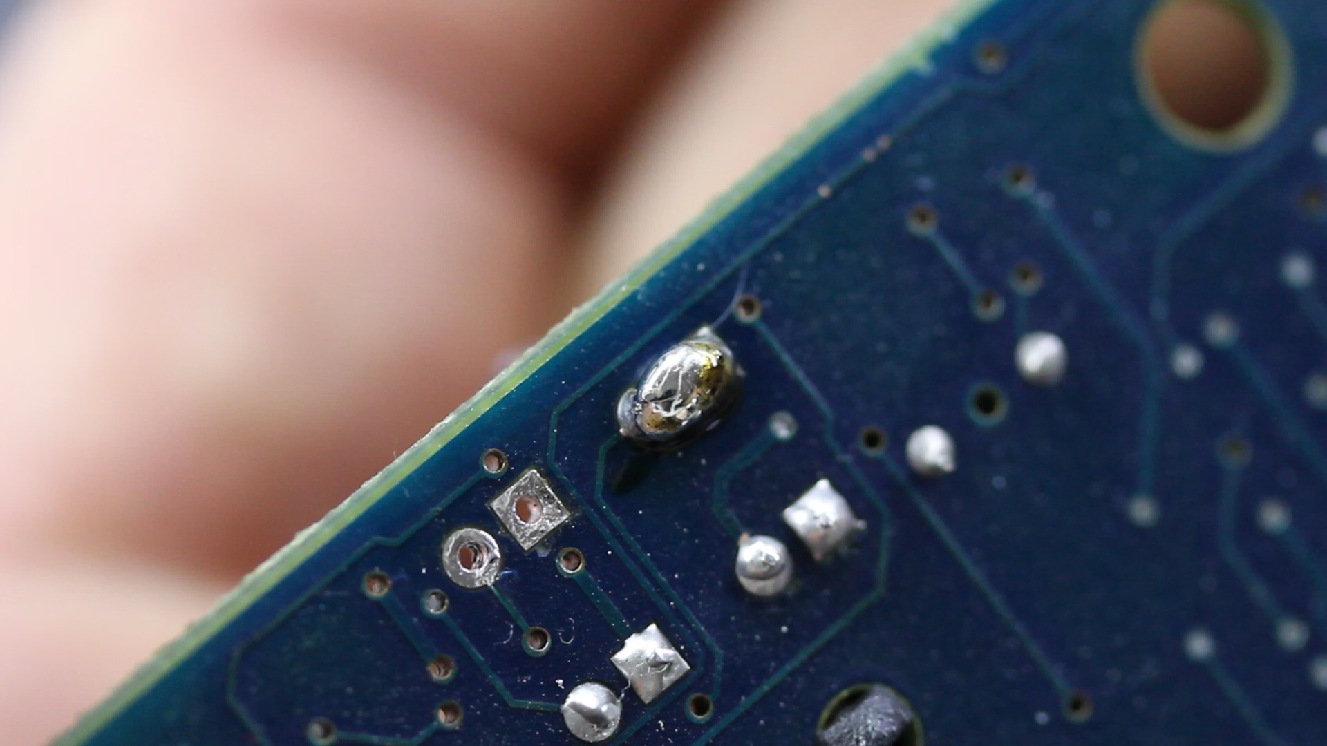 Desoldering | Soldering Basics : 8 Steps (with Pictures) - Instructables