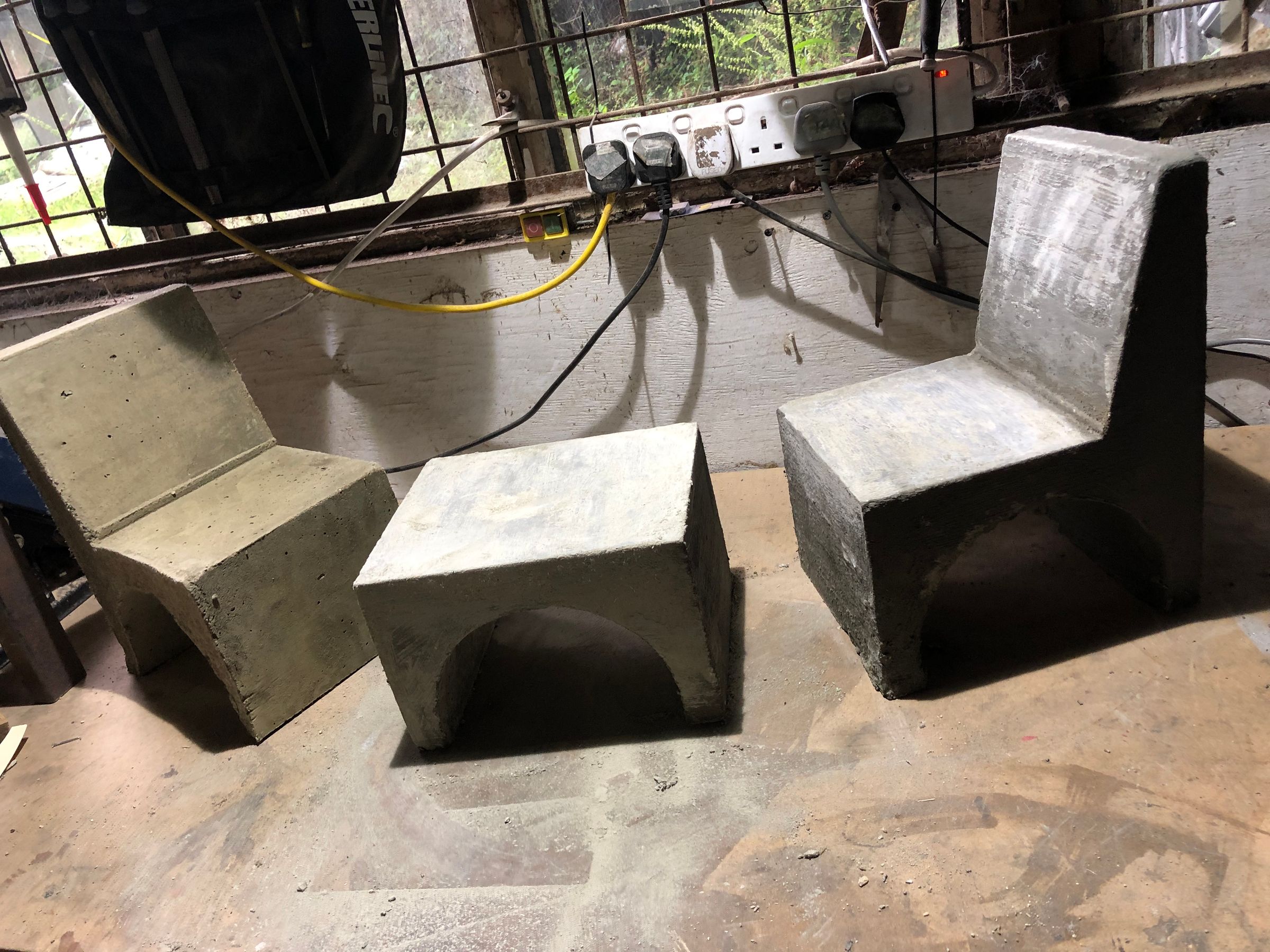 Concrete Chairs and Table : 11 Steps (with Pictures) - Instructables