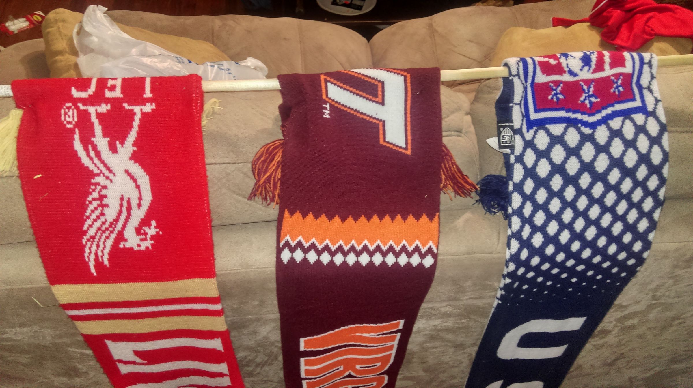 Hanging Scarf Display : 6 Steps - Instructables
