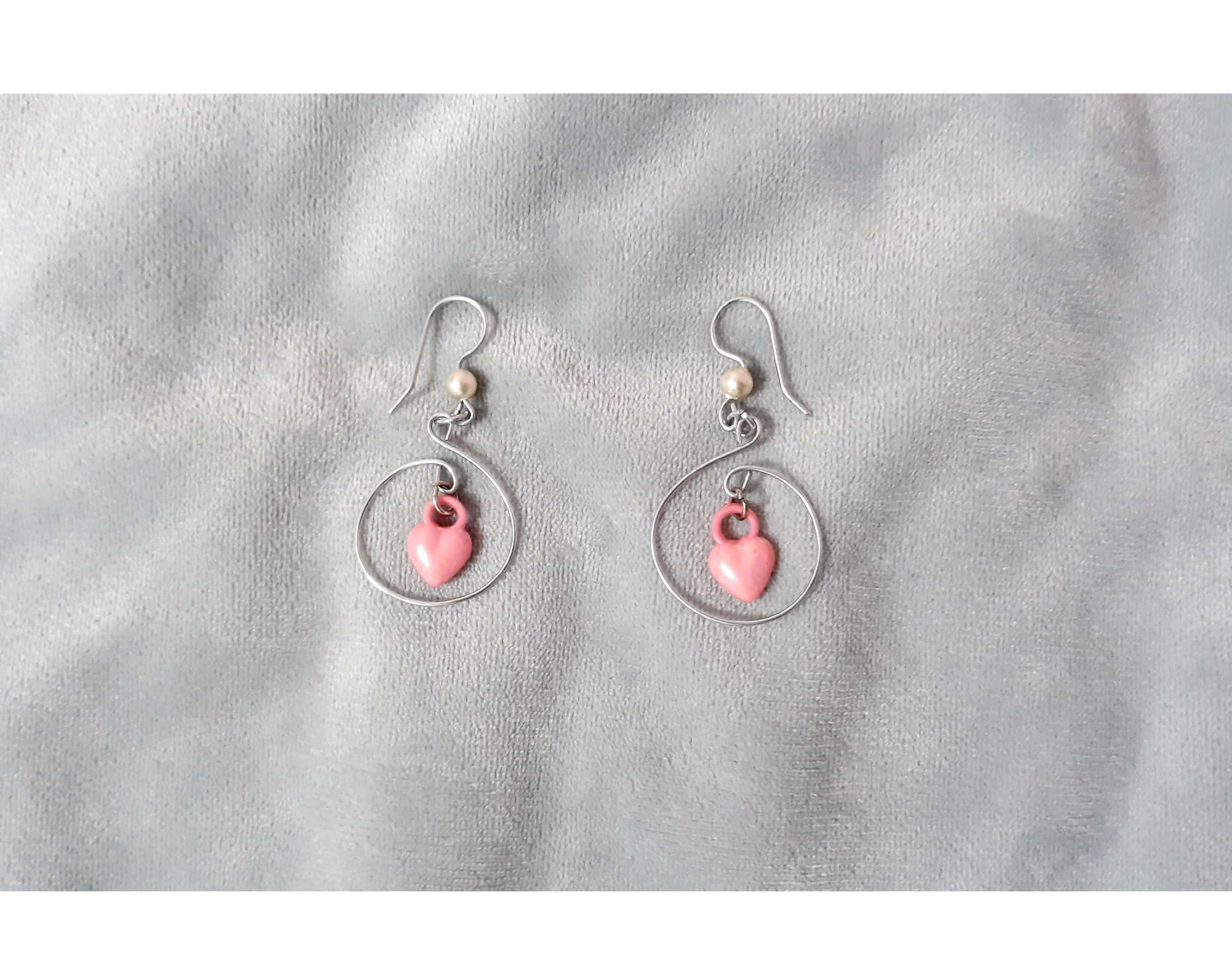 Cute Dropping Heart Earrings! : 4 Steps - Instructables