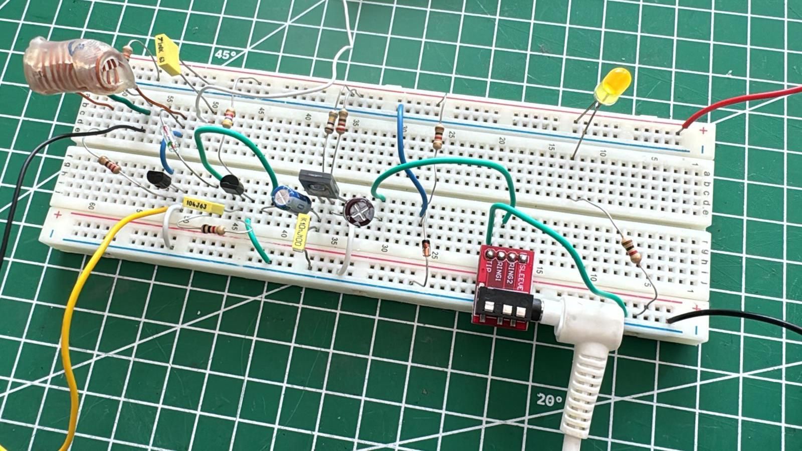 Simple FM Radio (Updated) : 6 Steps (with Pictures) - Instructables