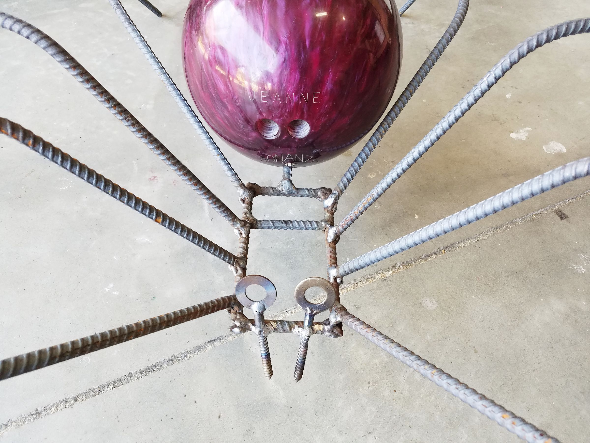 How to Make Giant Halloween Spiders : 23 Steps (with Pictures ...