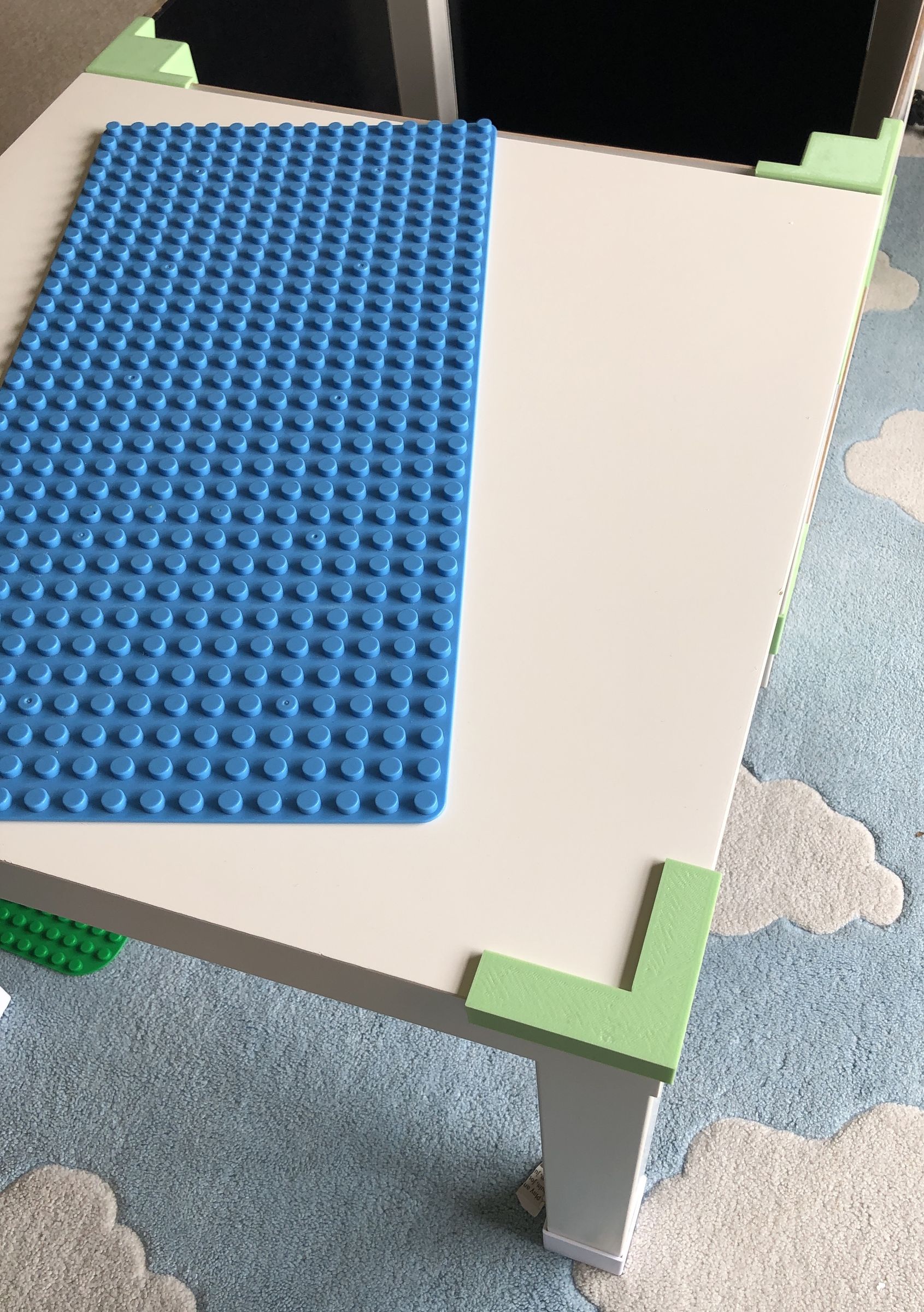 Hardware-free LEGO/DUPLO Table (IKEA LACK Hack) : 9 Steps (with ...