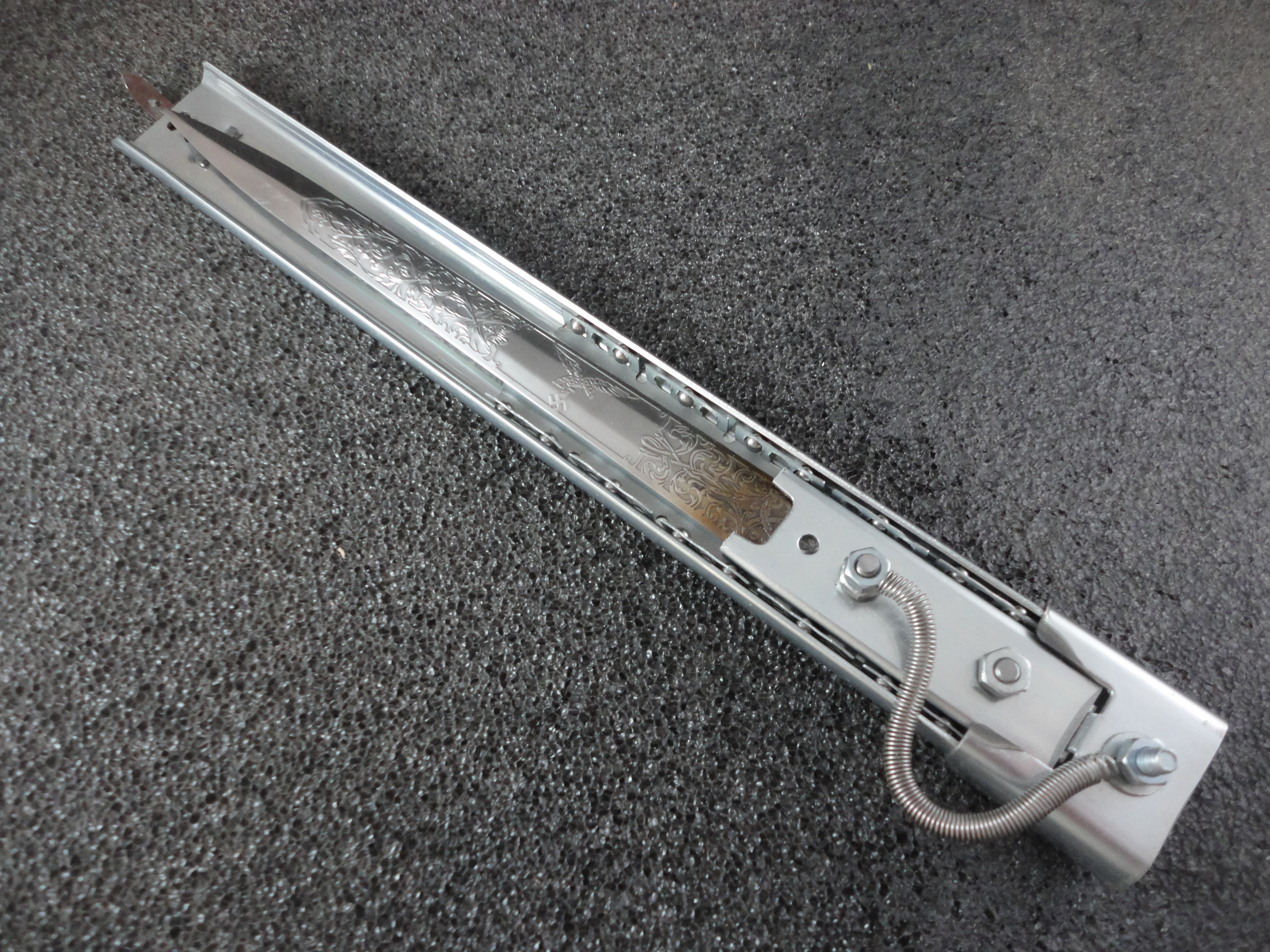 Assassin's Creed Hidden Blade - Functional Prop!! : 13 Steps (with ...