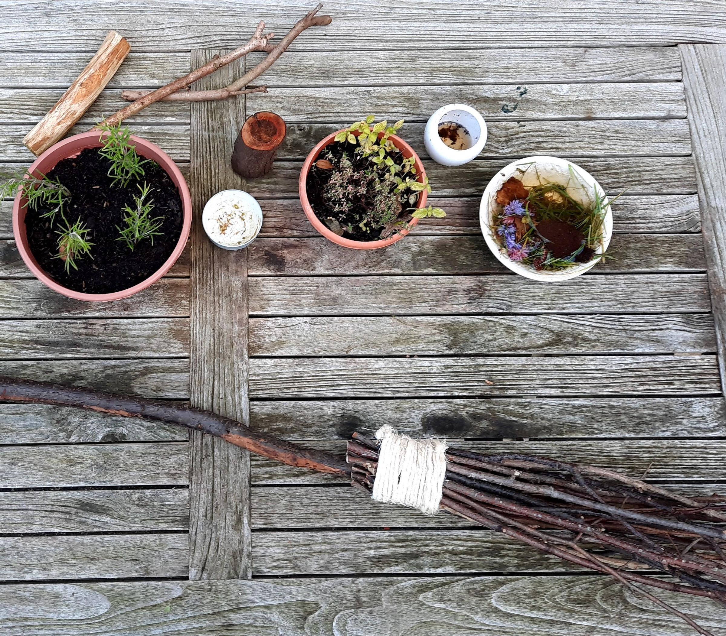 Witch's Broomstick : 3 Steps (with Pictures) - Instructables