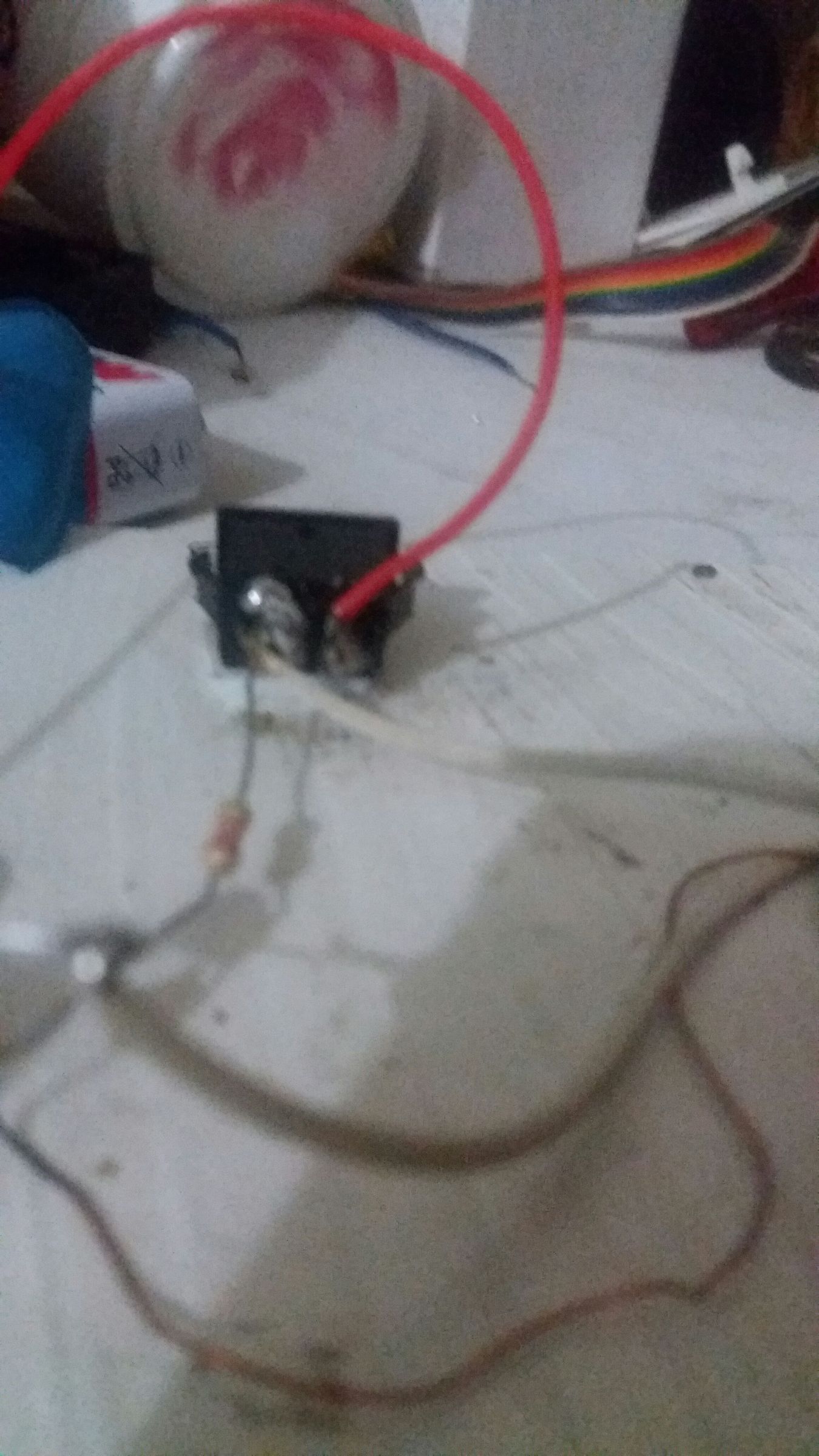 Very Simple 9v Tesla Coil : 8 Steps - Instructables