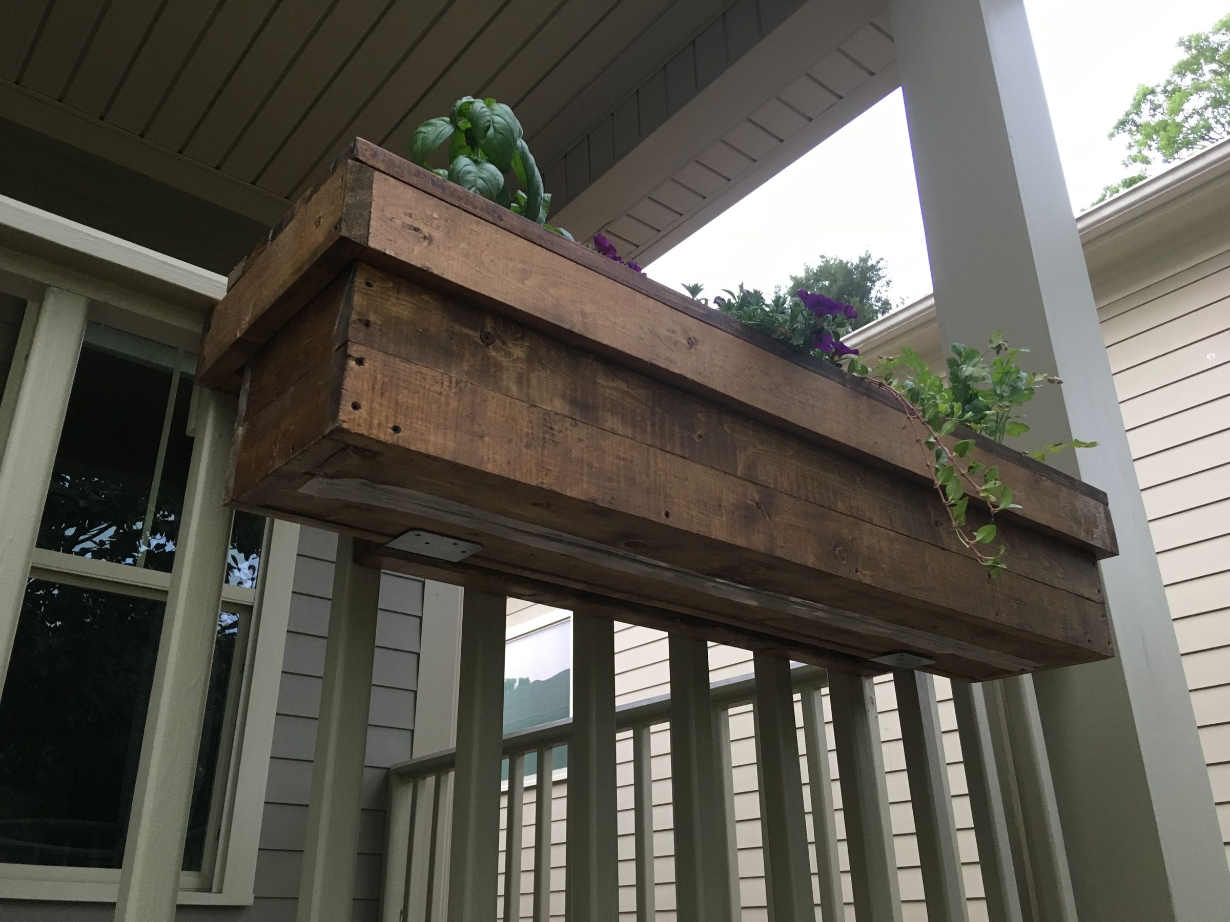 Simple Rail-Clamped Planter Box : 19 Steps (with Pictures) - Instructables