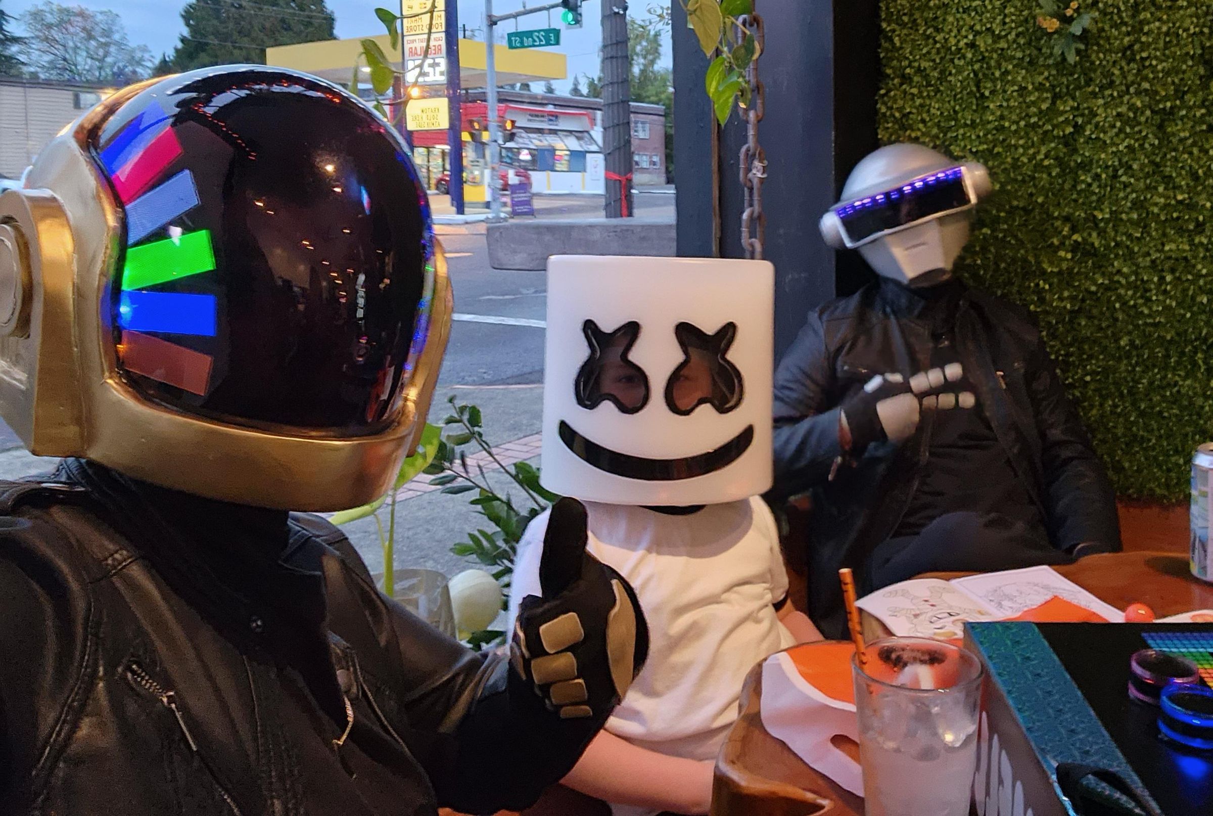 Daft Punk Costume : 9 Steps (with Pictures) - Instructables