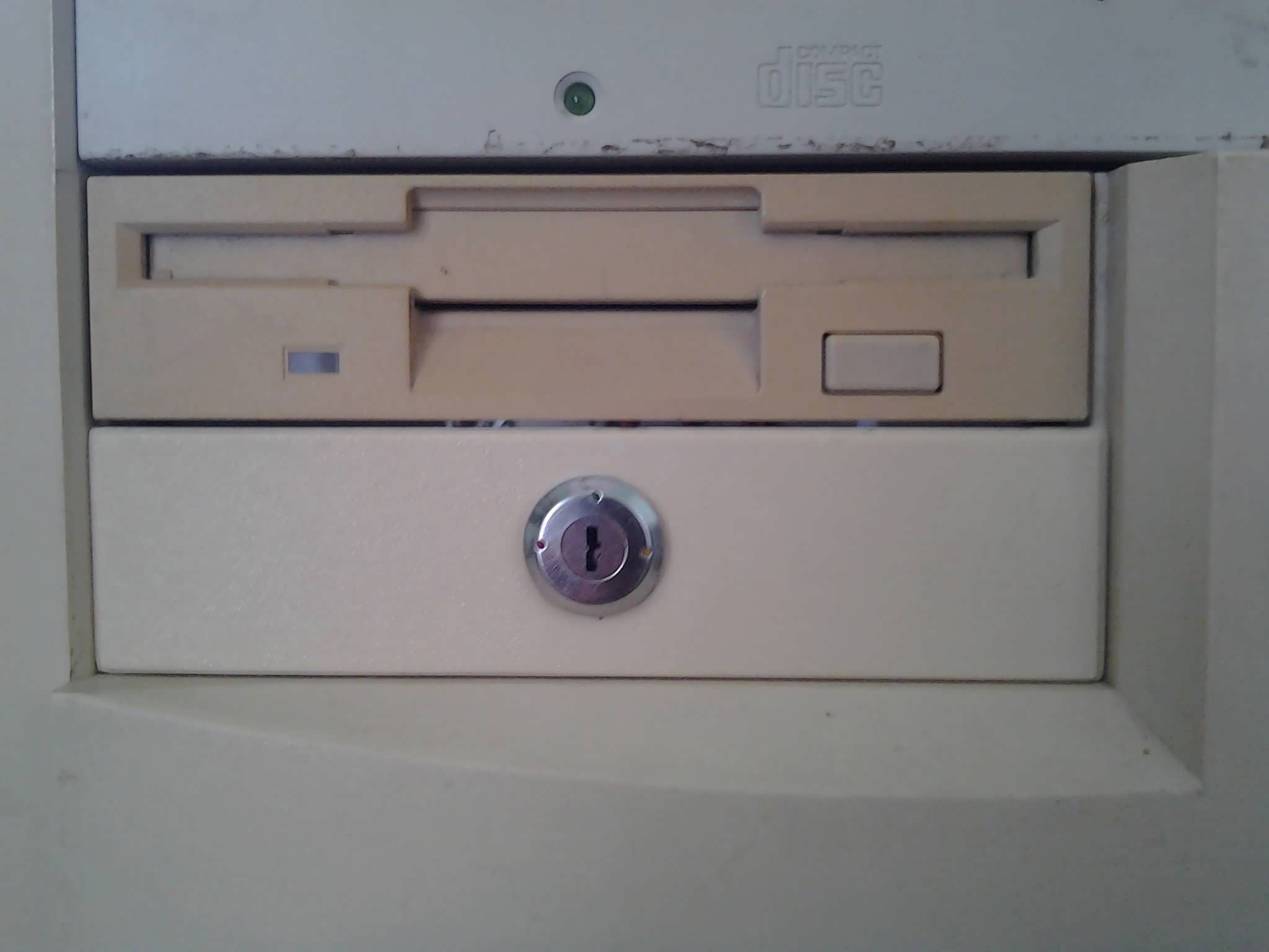 Lock Your Computer CPU Cabinet With Handheld Key : 5 Steps (with ...