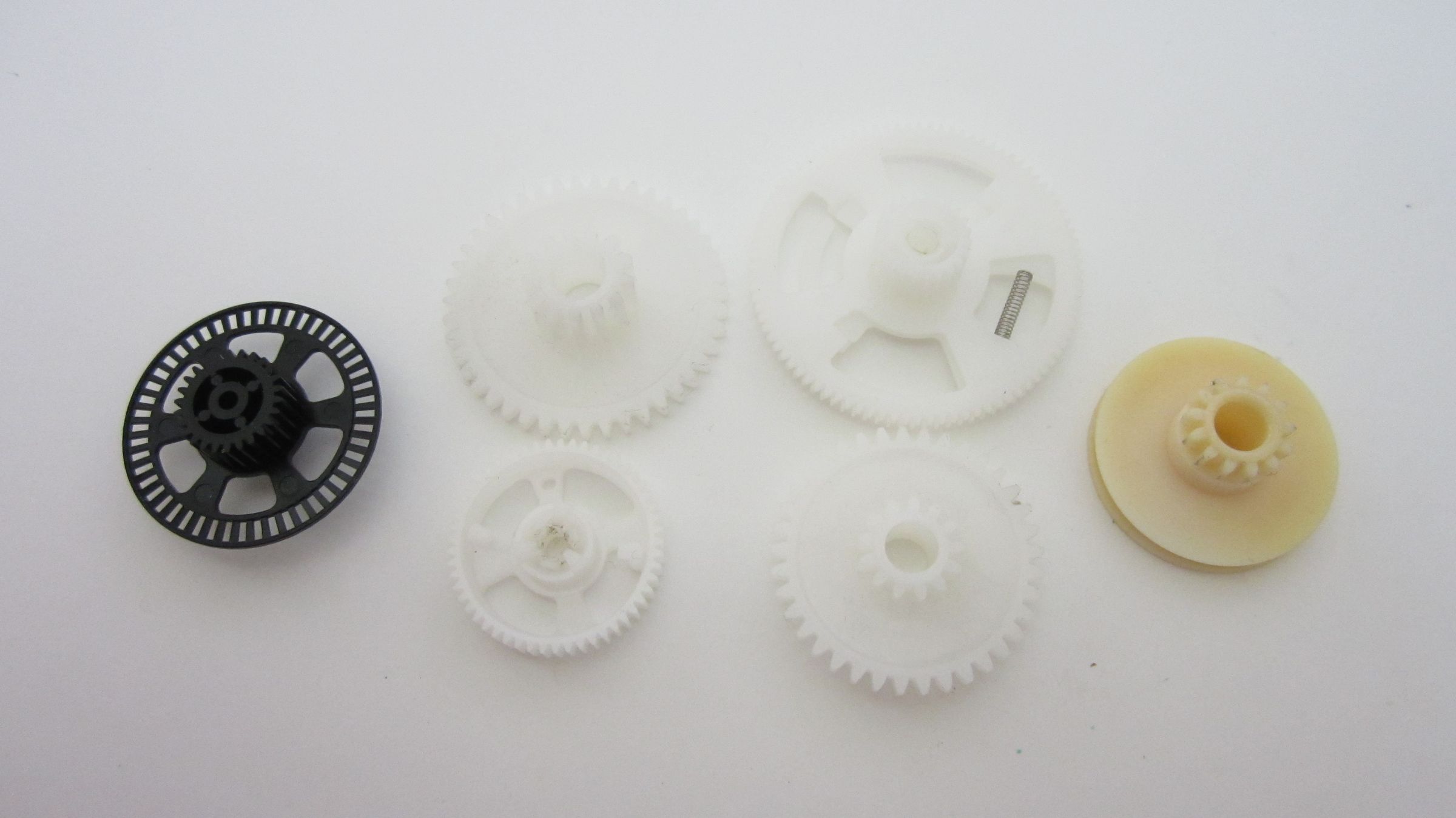 Make Jewelry From Computer Parts : 8 Steps (with Pictures) - Instructables