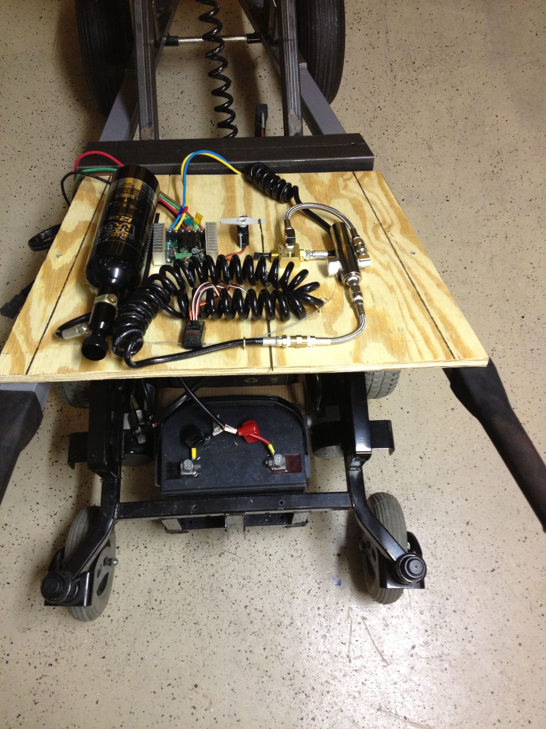 6-Wheeled R/C Wheelbarrow With Pneumatic Dump : 11 Steps (with Pictures ...