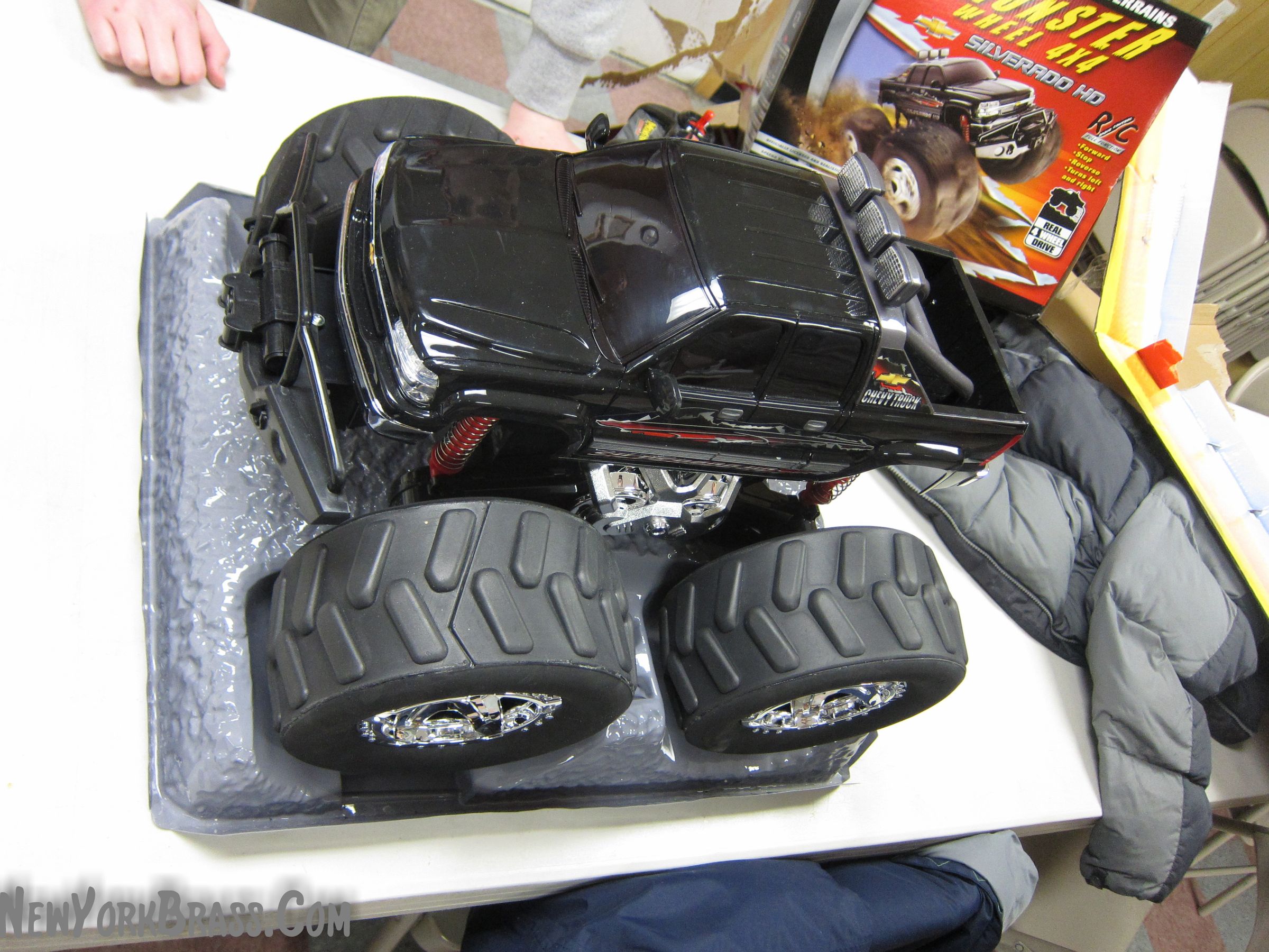 How to Convert (almost) Any 27 or 49 MHz RC Car Into a Robotic Car : 9 ...