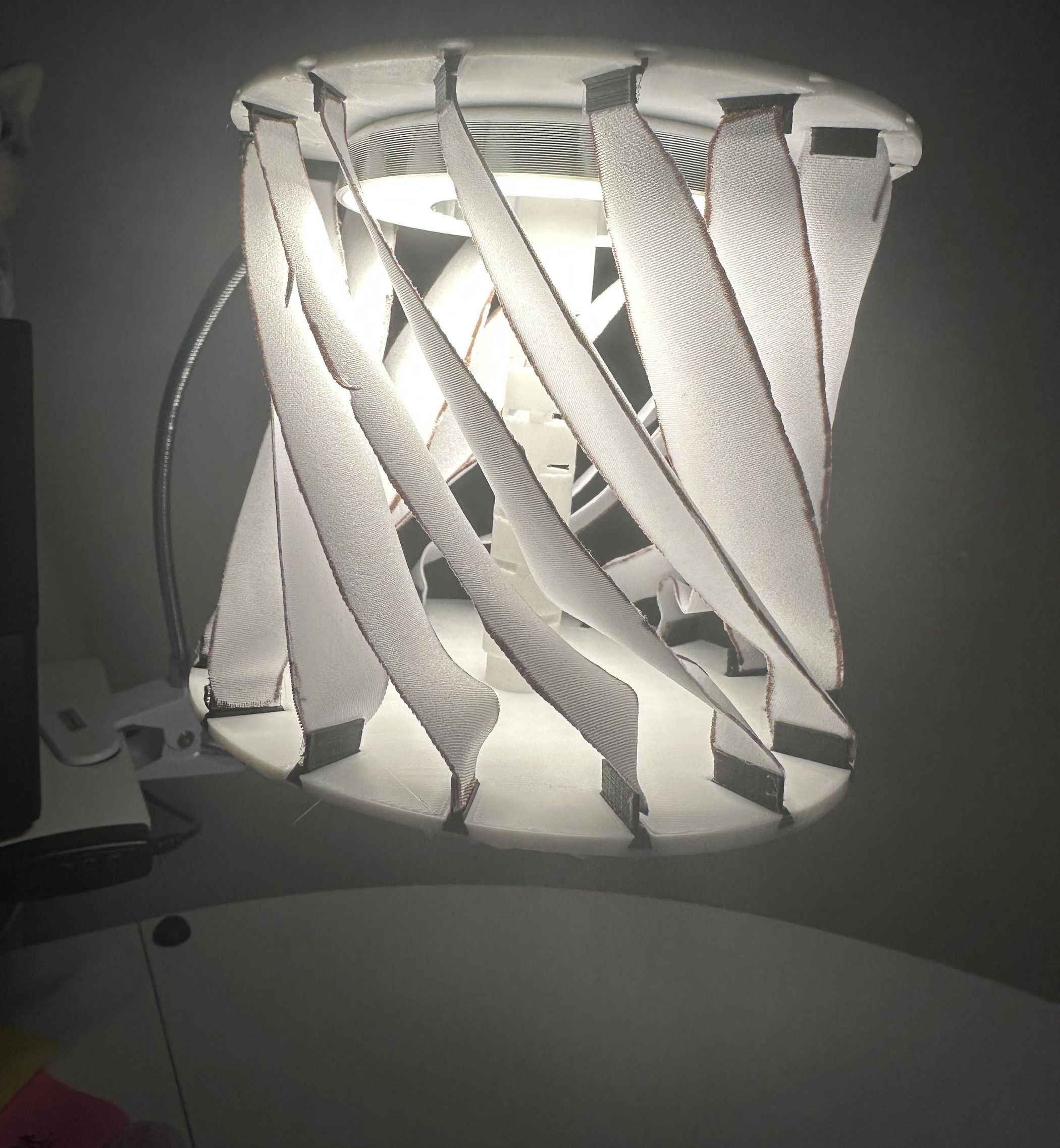 Rotating Lamp Cover : 8 Steps - Instructables