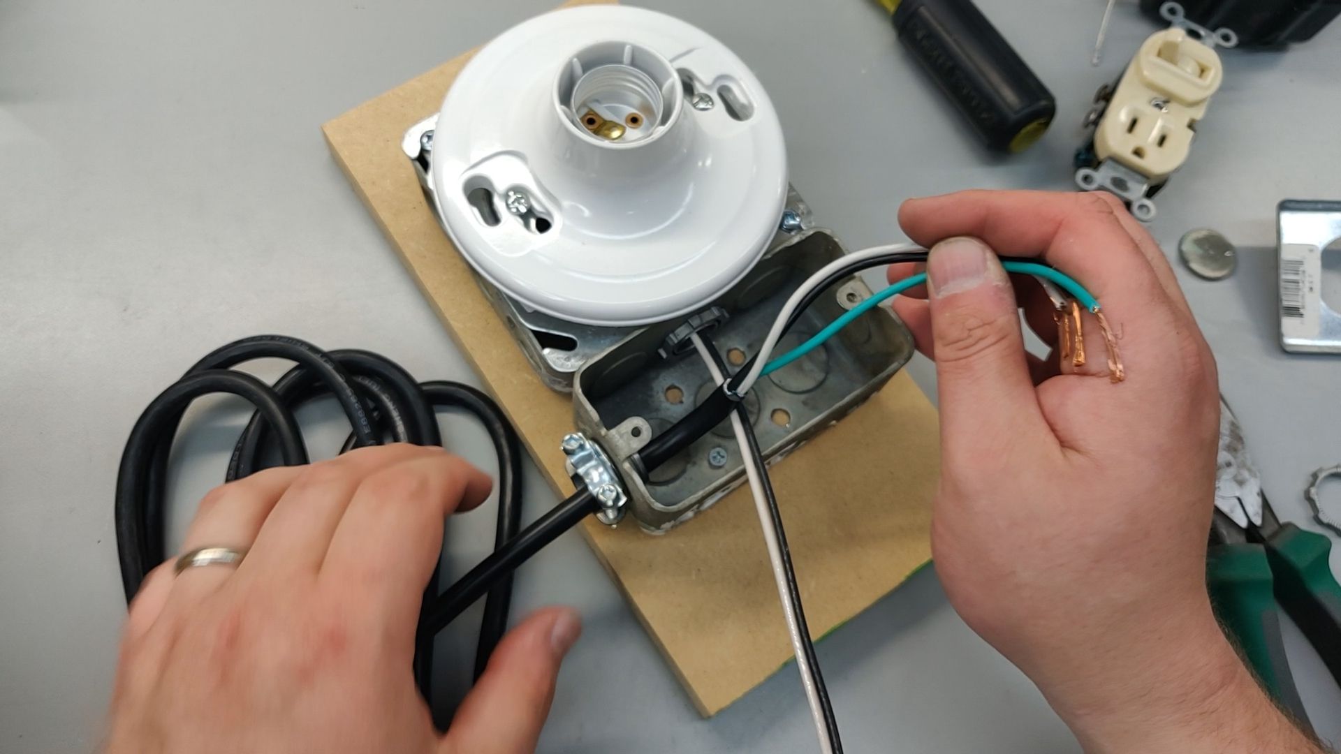 Light Bulb Current Limiter : 9 Steps (with Pictures) - Instructables