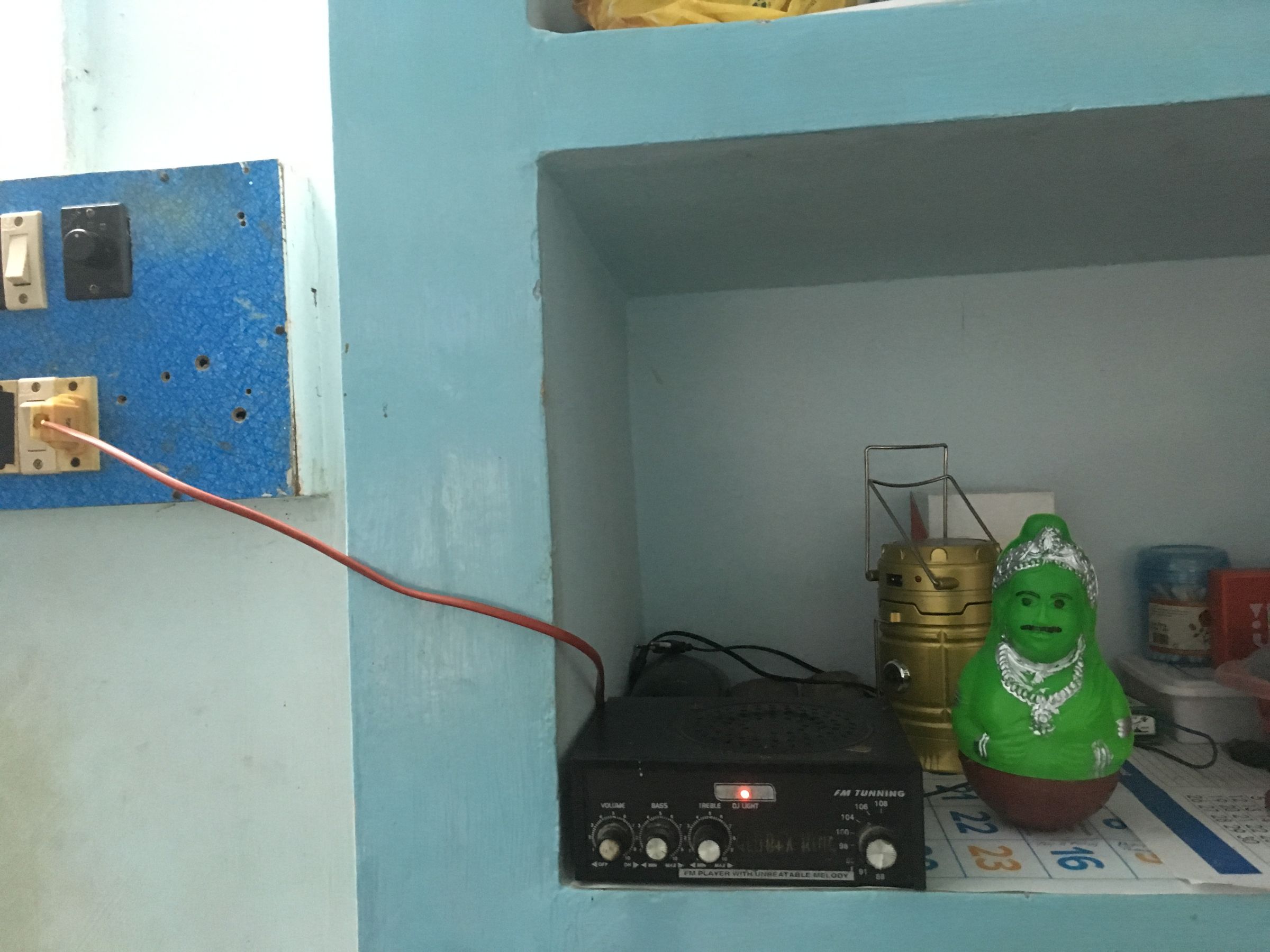 AN OLD FM RADIO - SAFETY LOCKER : 9 Steps (with Pictures) - Instructables