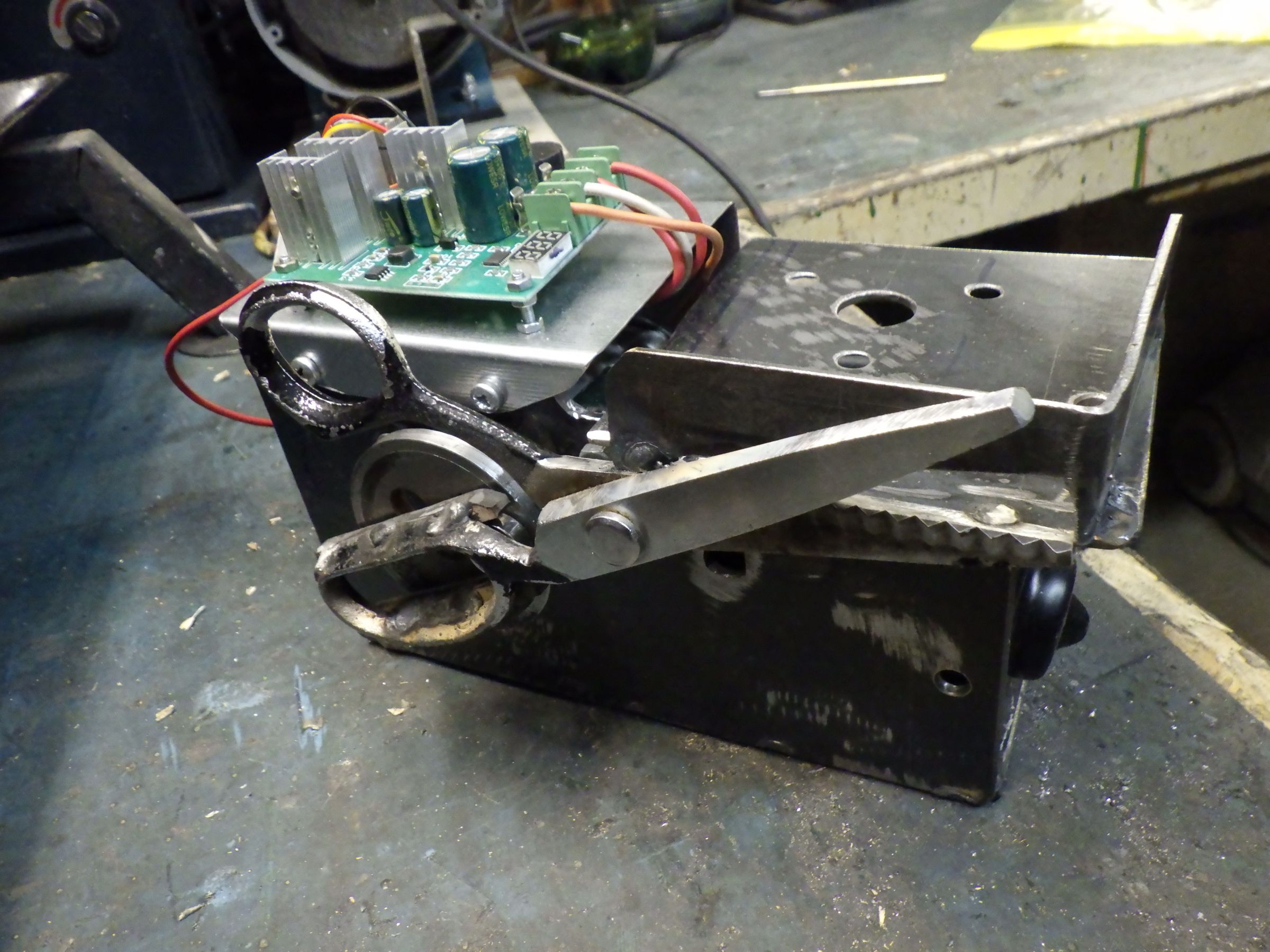 Make Motorized Scissors, Introduction. - Instructables