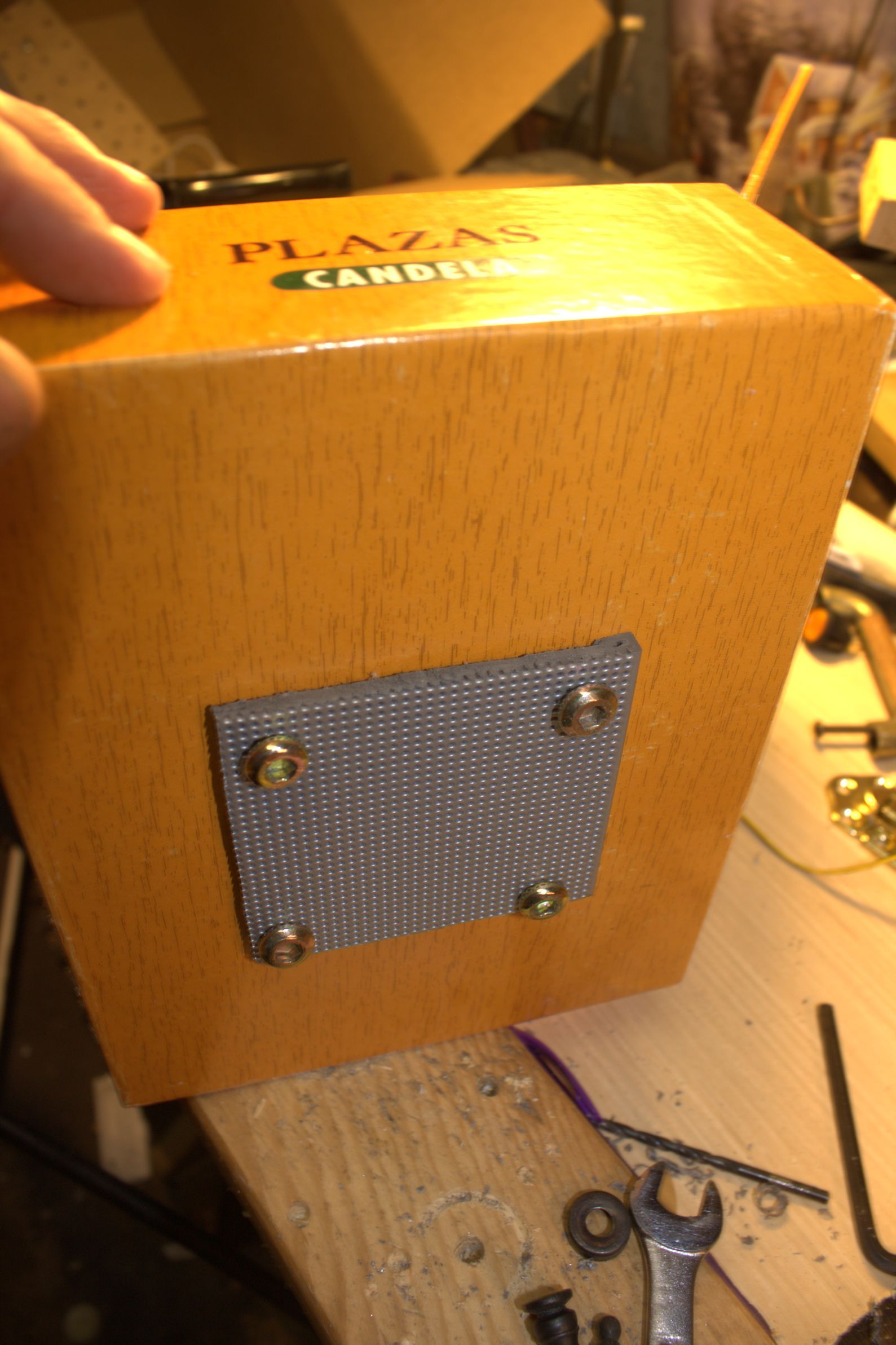 Make Your Own Cigar Box Guitar / Mp3 Player Amplifier : 5 Steps (with ...