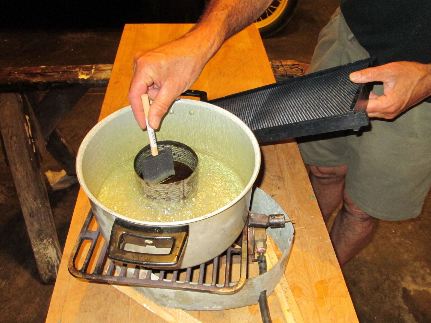 Applying Beeswax to Plastic Beehive Foundations : 4 Steps - Instructables