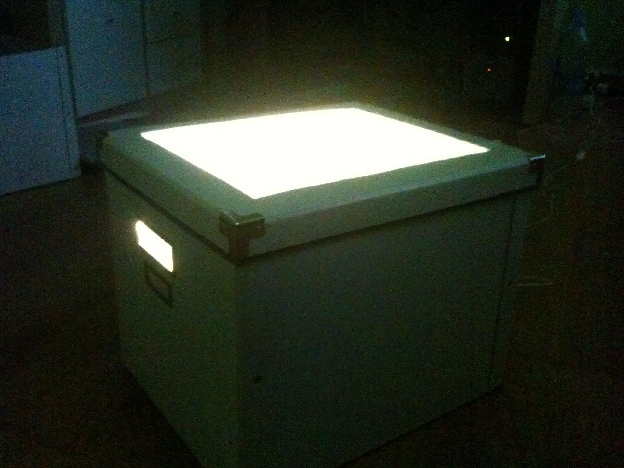 How to Create a Simple Light Box : 5 Steps - Instructables