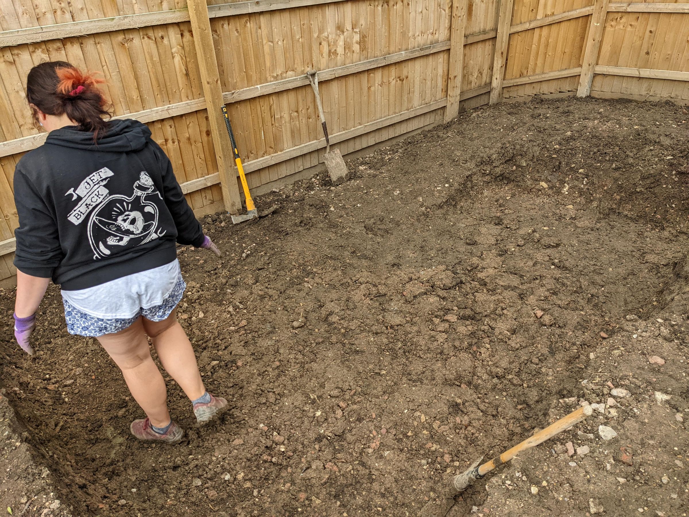 Creating a Beautiful Tiered Garden From a Boring New Build Slope : 8 ...