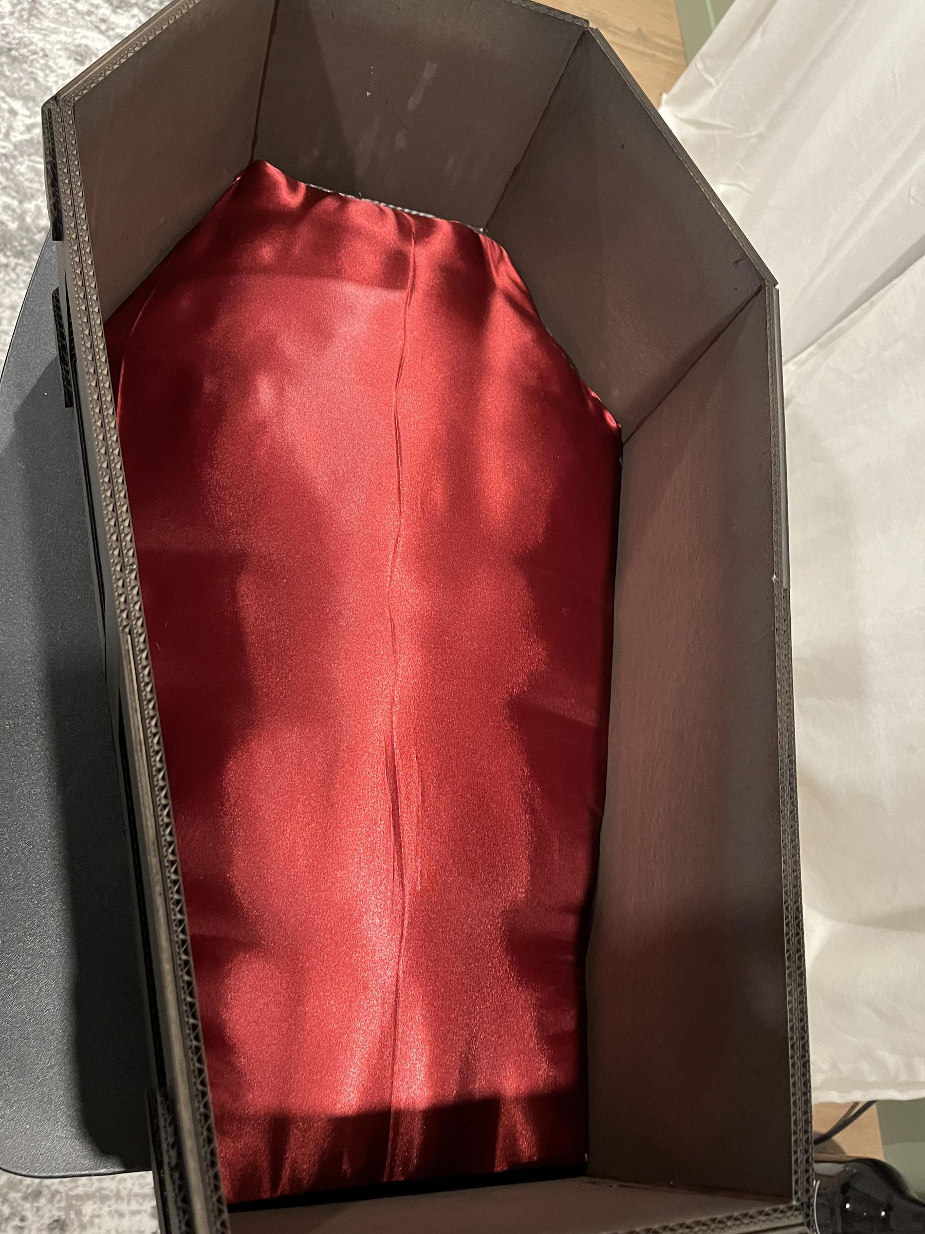 Dracula's Coffin From Cardboard : 5 Steps (with Pictures) - Instructables