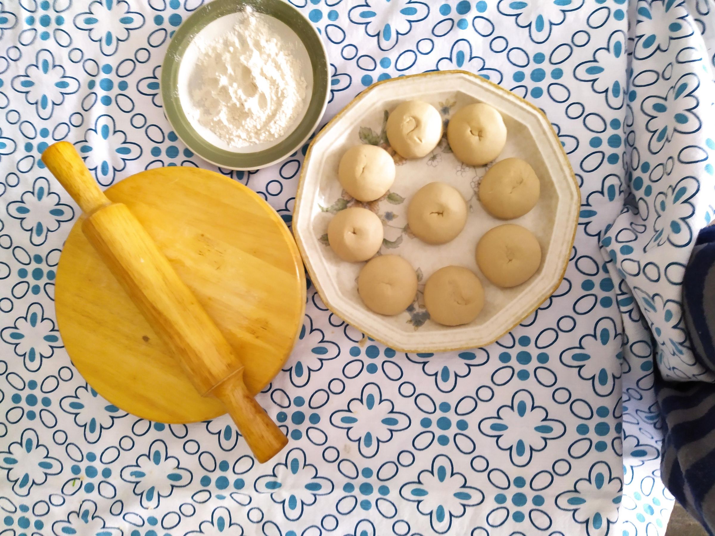 Sukka Roti a Traditional Asian Flat Bread and Mixed Vegetables. : 12 ...