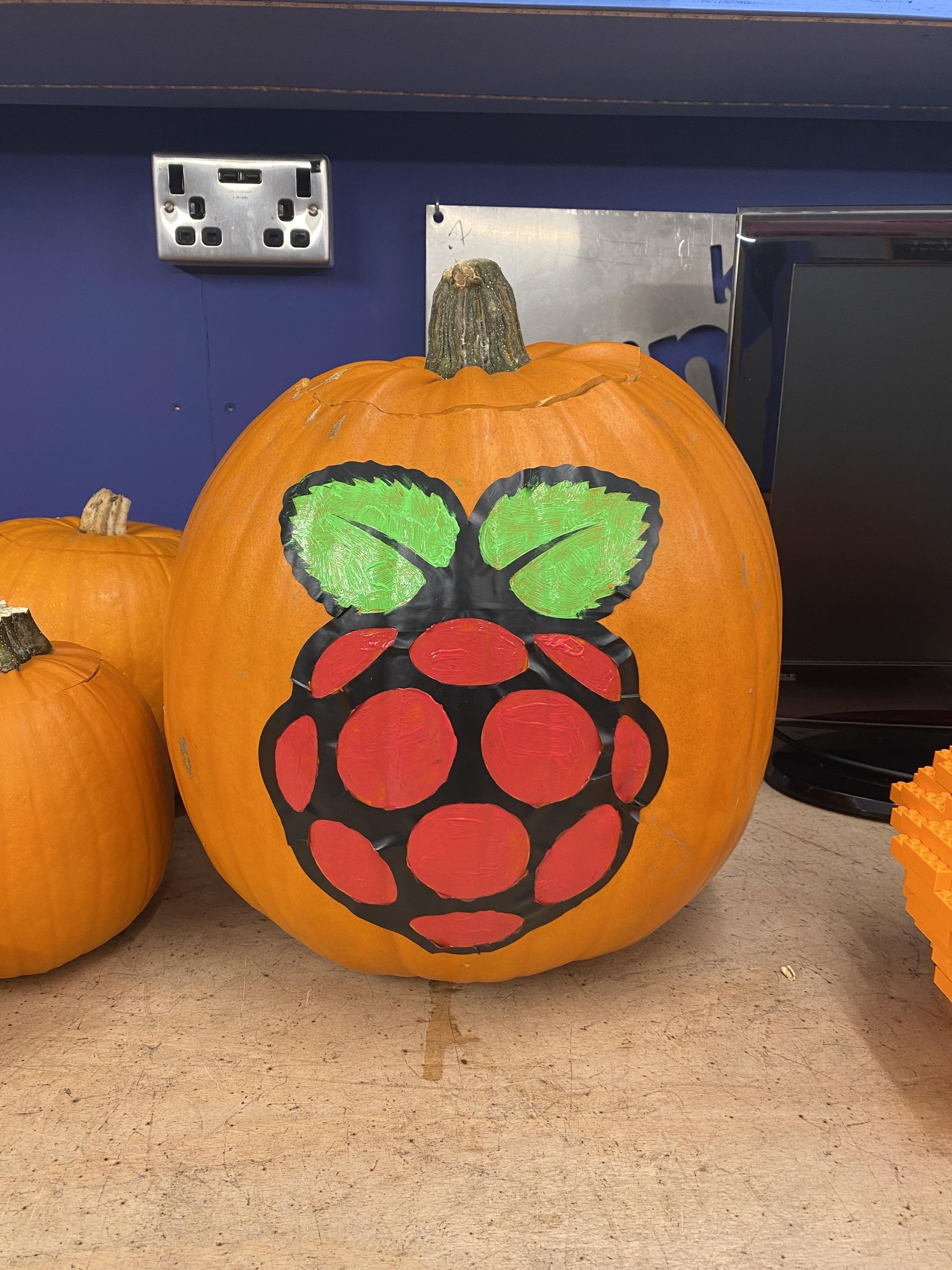 A LEGO® Robot Pumpkin : 5 Steps (with Pictures) - Instructables