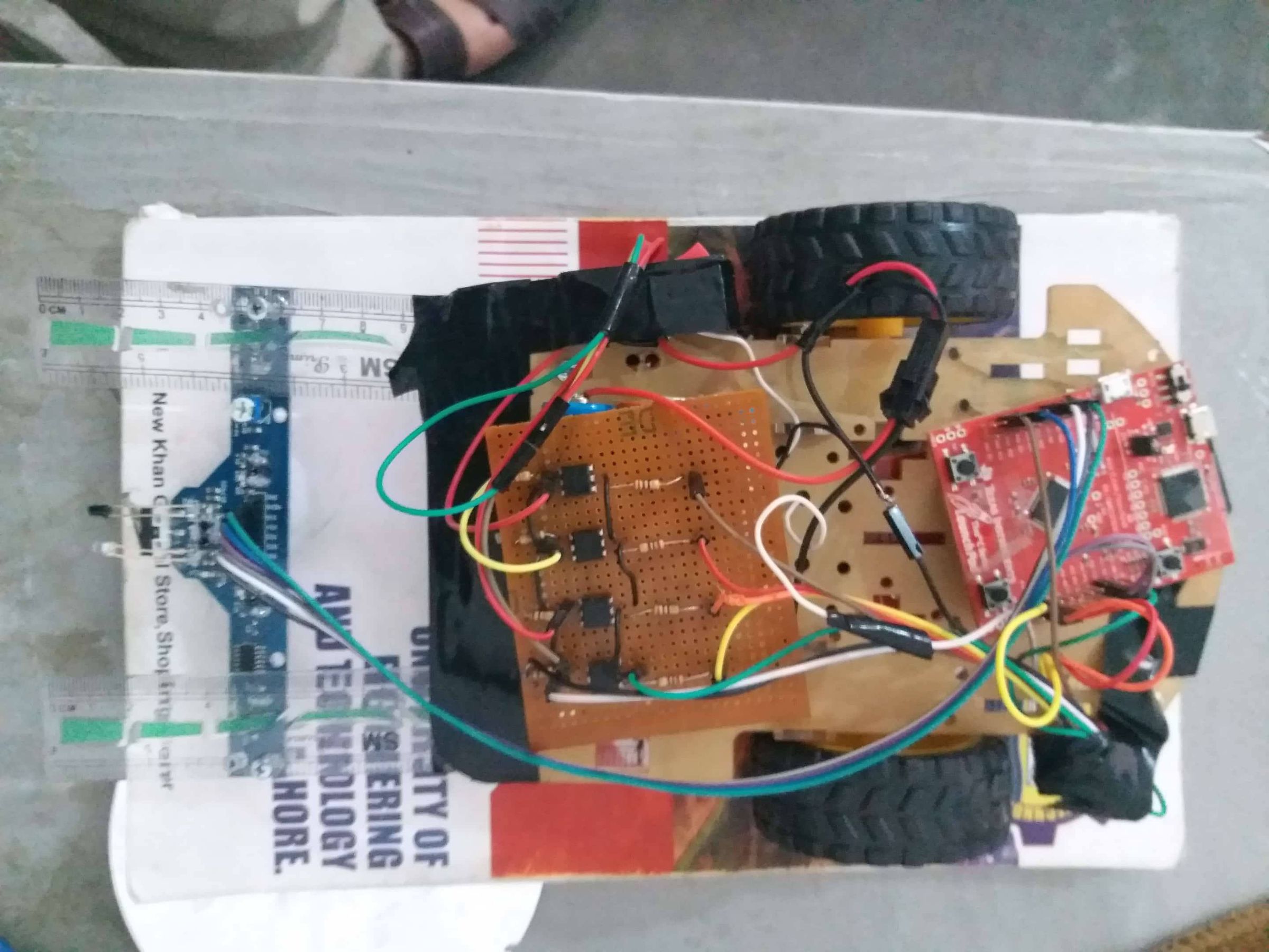 Line Following Robot Using TIVA Microcontroller TM4C1233H6PM : 3 Steps ...