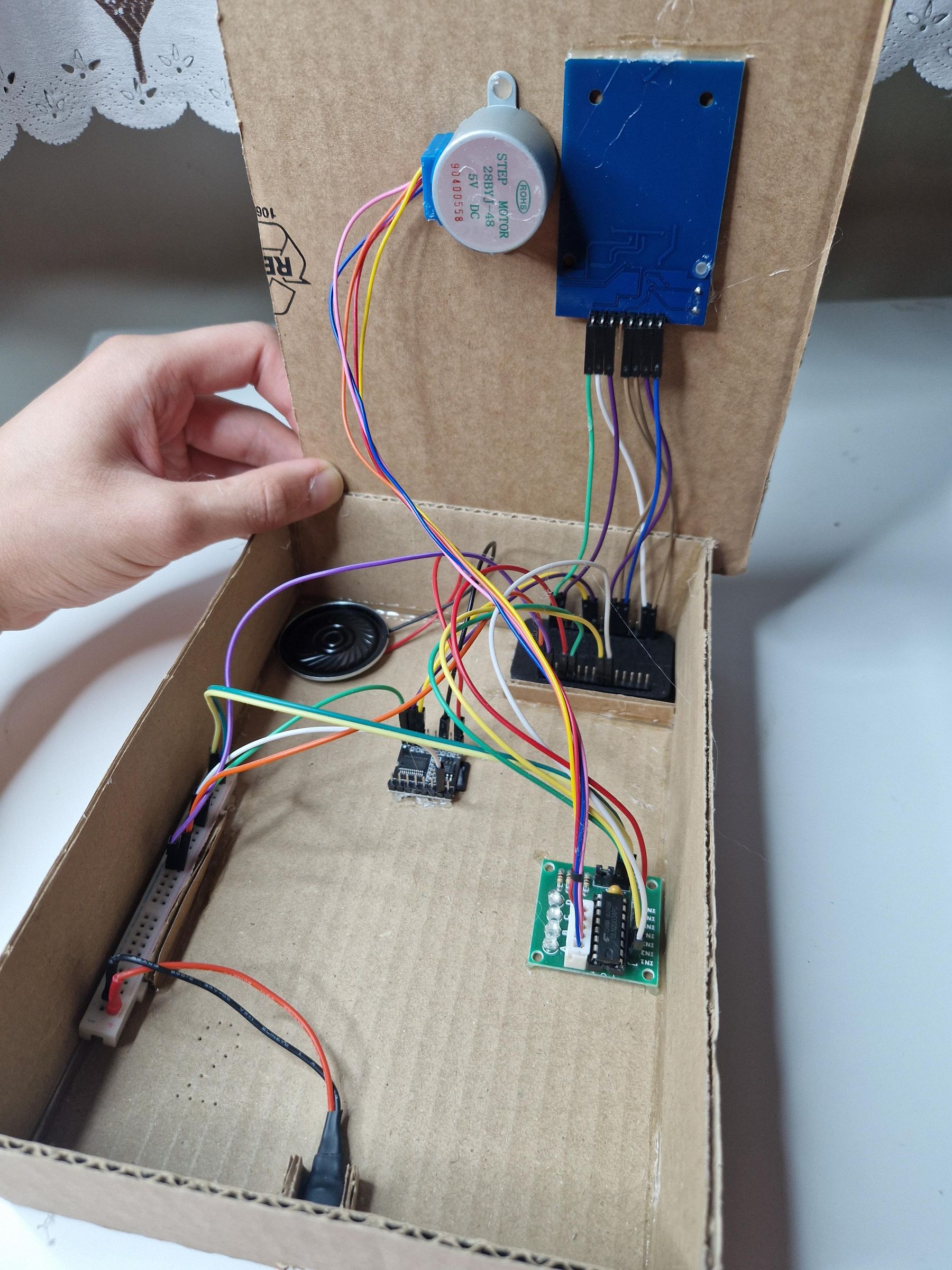 Build Your Own Working Cardboard Record Player : 9 Steps (with Pictures ...