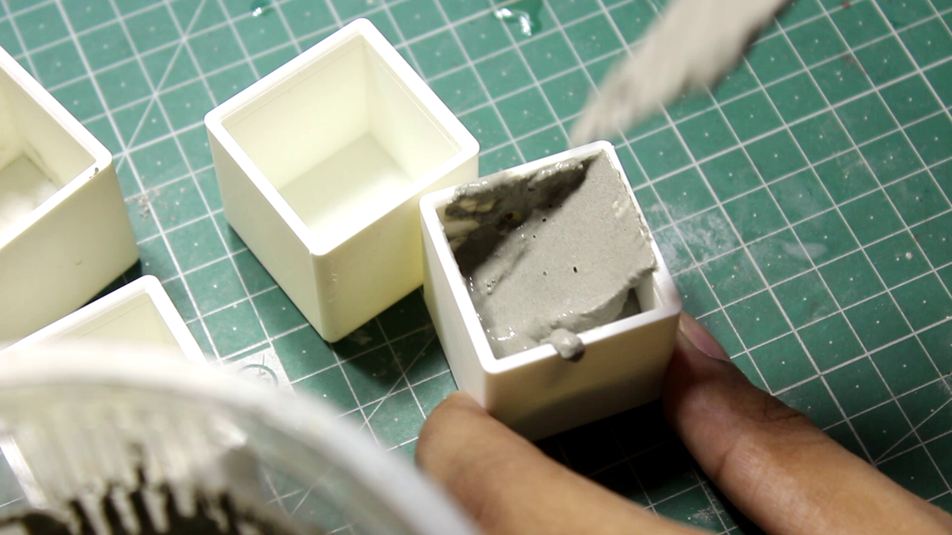 Concrete Calendar With Dedicated Phone Stand : 8 Steps (with Pictures ...