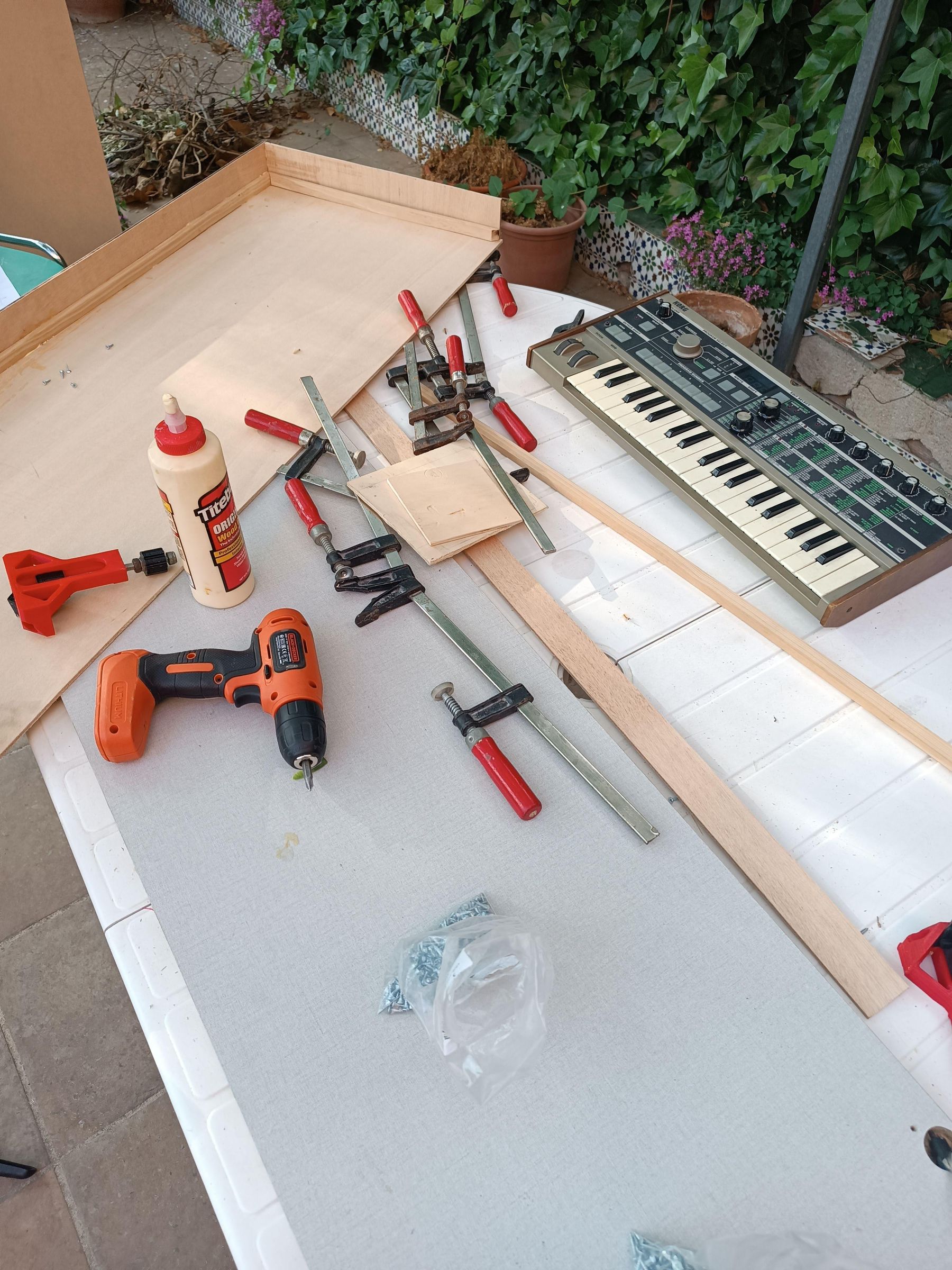 Busking Synth Case Full Portable Autonomous Setup : 9 Steps (with ...