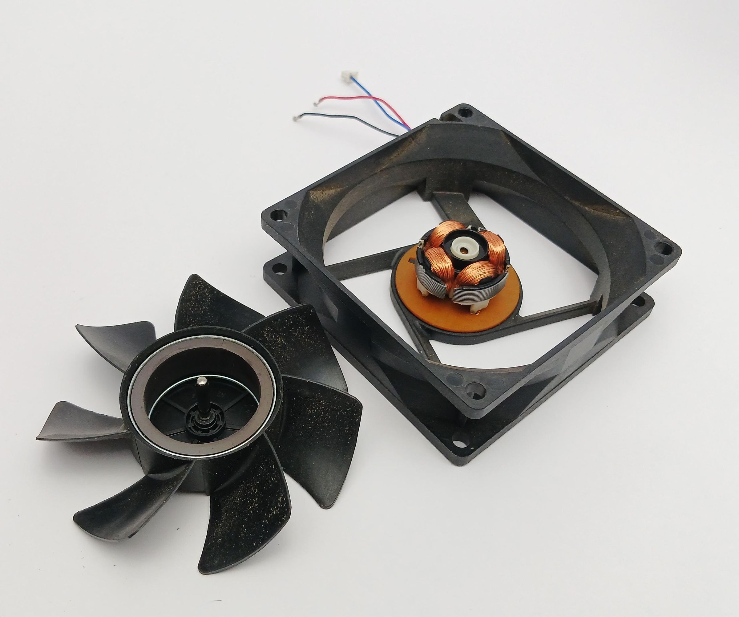 Make Your Own Wooden Propeller USB Desk Fan! : 9 Steps (with Pictures ...