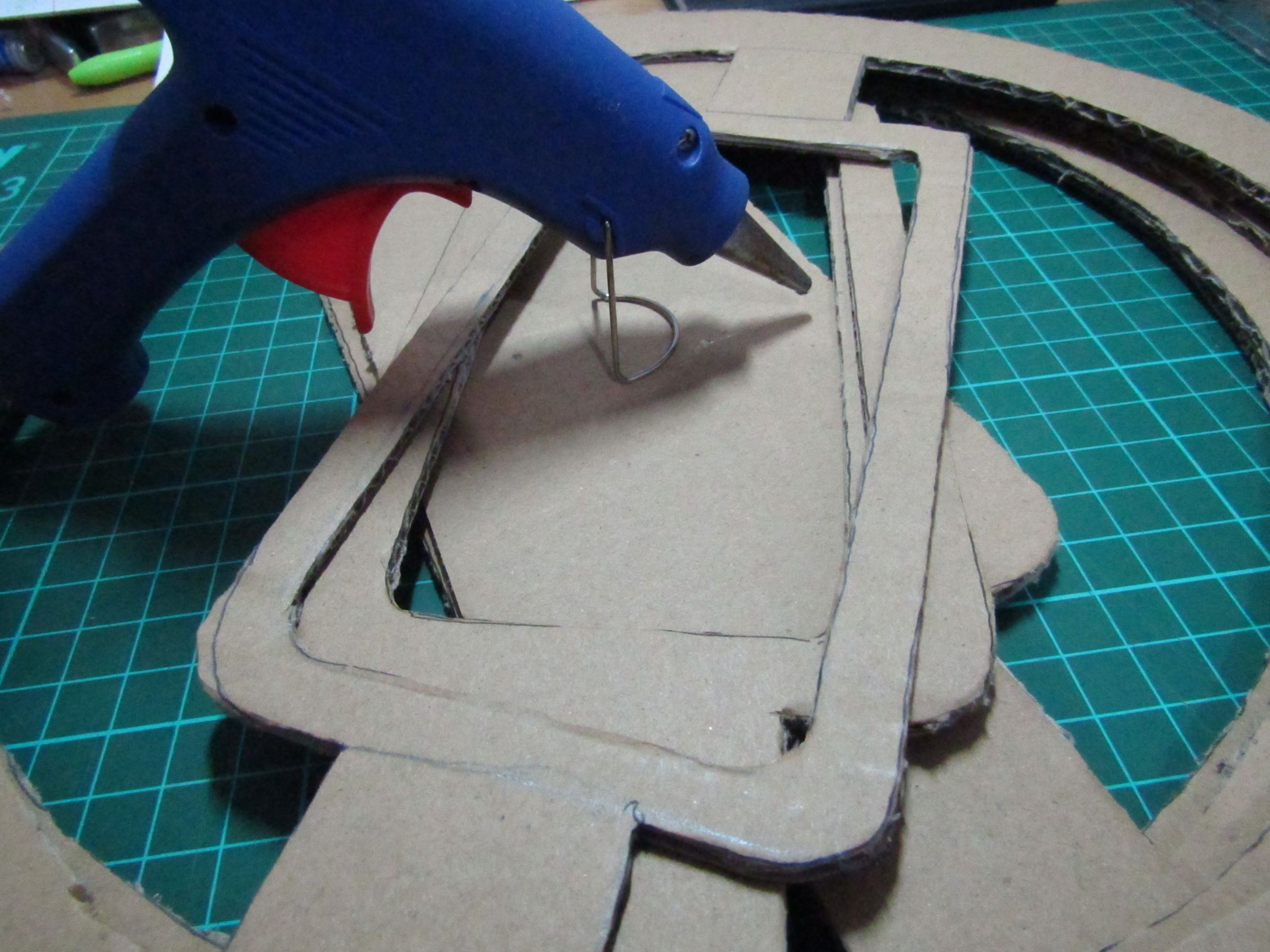 DIY Cardboard Gaming Steering Wheel : 5 Steps - Instructables