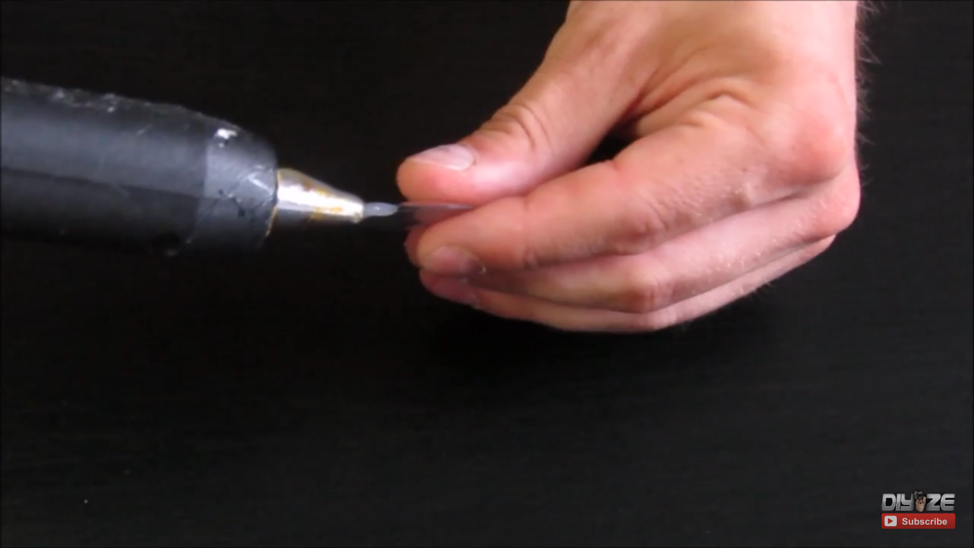 DIY MACRO LENS USING RECYCLED BOTTLE : 4 Steps - Instructables